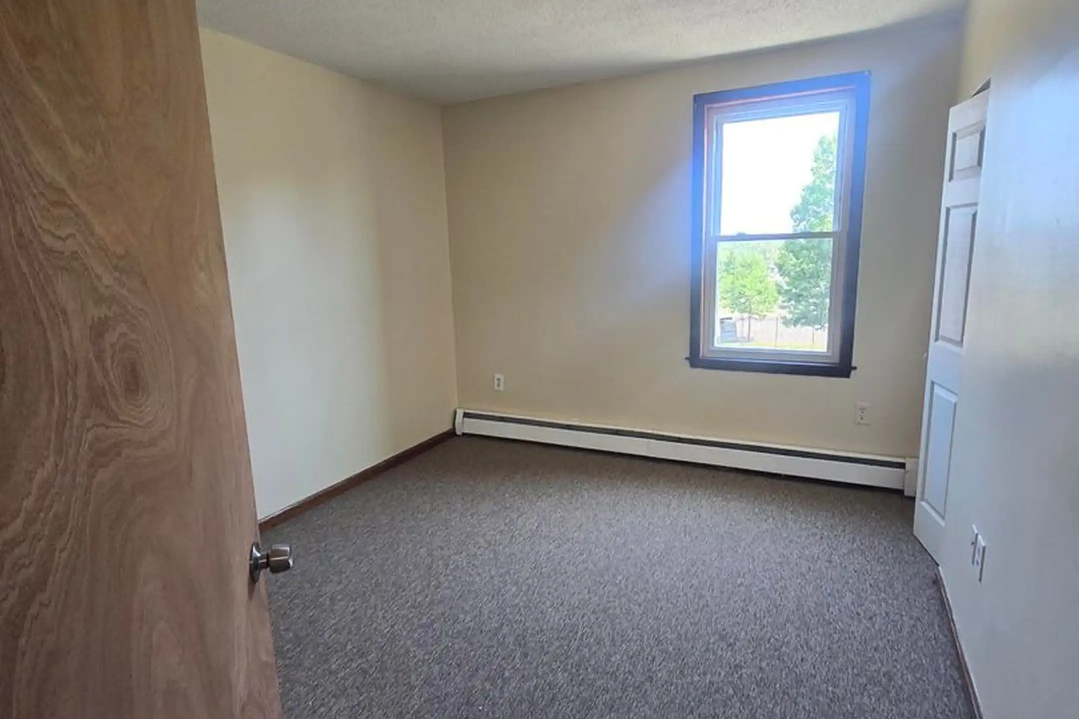 165 Westland St unit 1B - Hartford, CT 06120 | ApartmentGuide.com