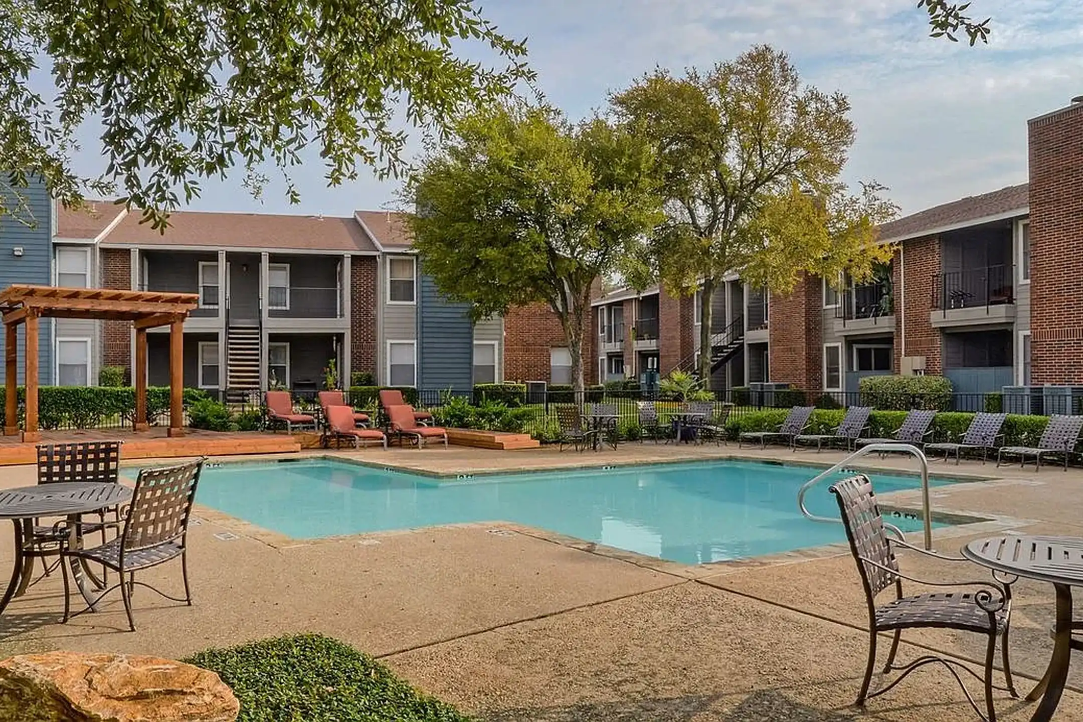 Oak Tree Village - Lewisville, TX 75067 | ApartmentGuide.com