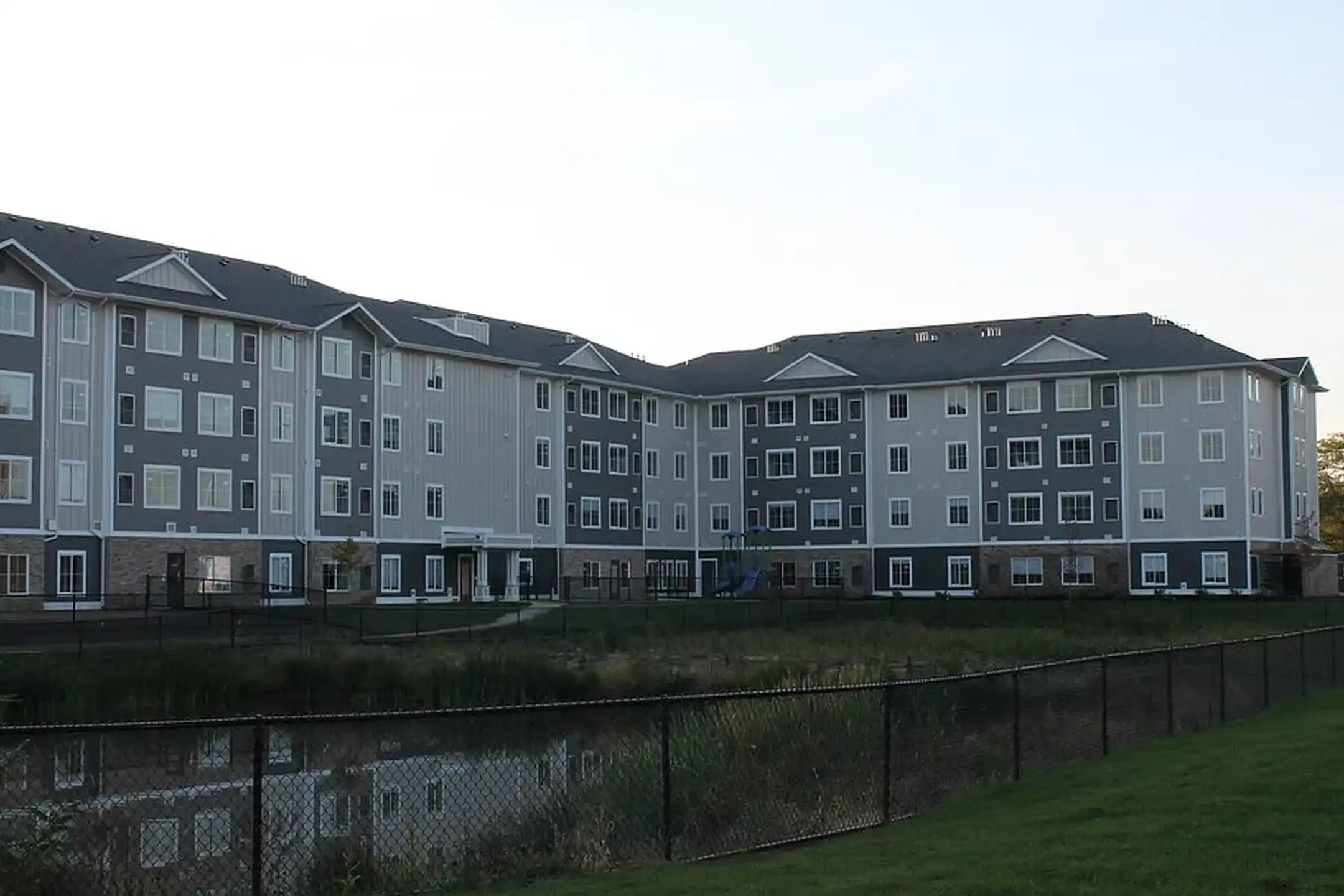 HoM Flats at Maynard - Grand Rapids, MI 49504 | ApartmentGuide.com