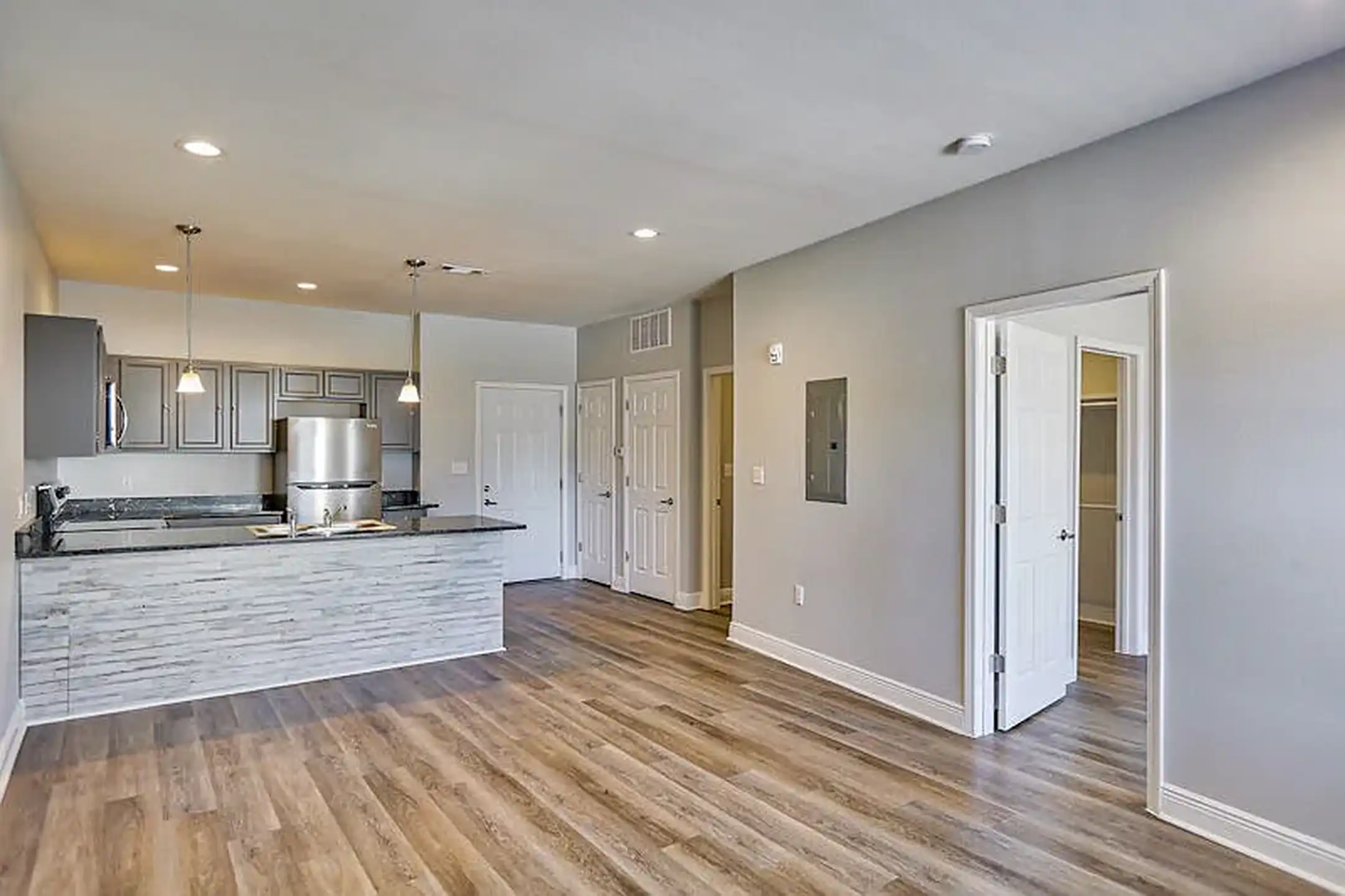 LTL Royal Palms Baton Rouge MT LLC - Baton Rouge, LA 70816 ...