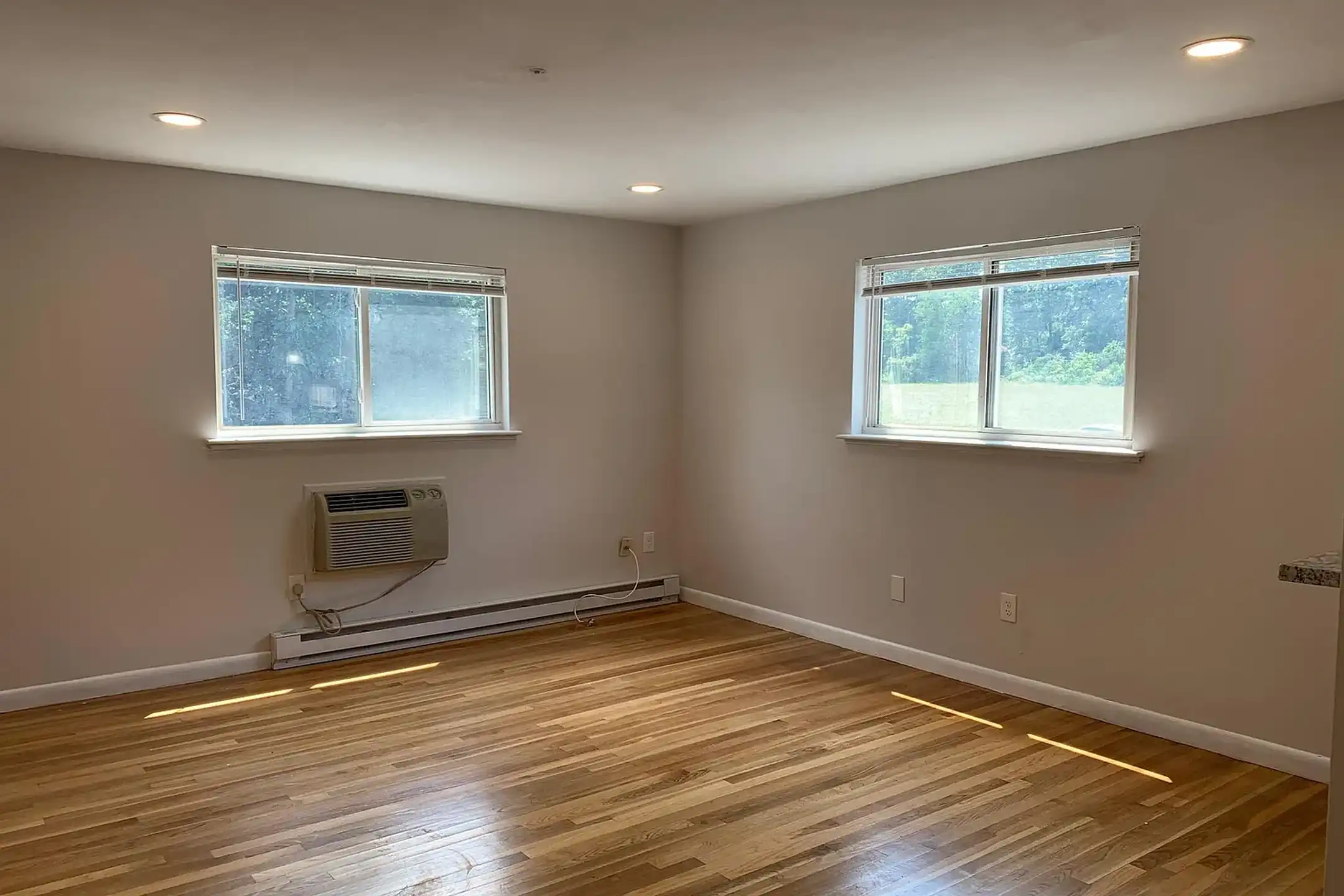 Reed Street Apartments - Randolph, MA 02368 | ApartmentGuide.com