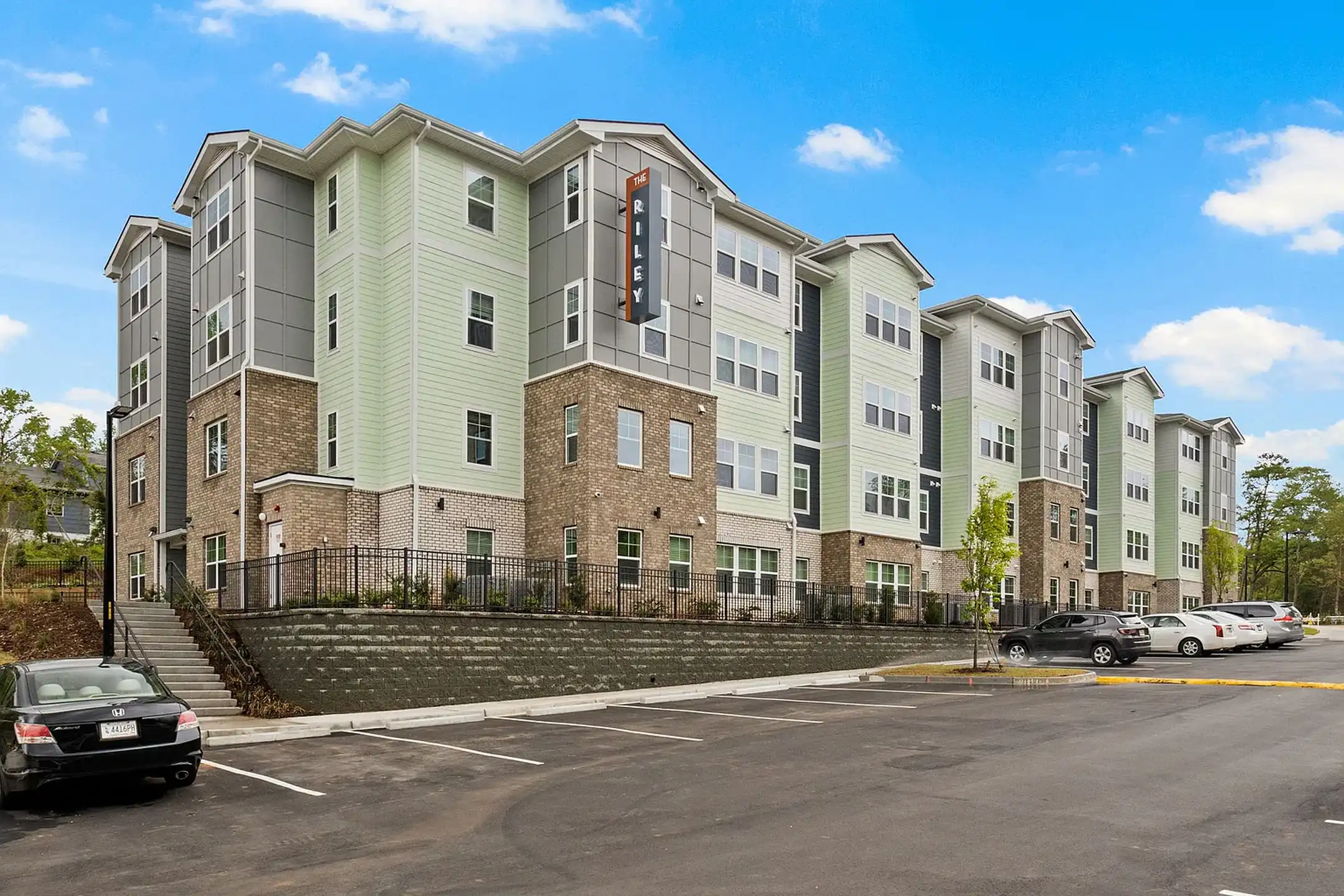 The Riley Overbrook - Greenville, SC 29607 | ApartmentGuide.com