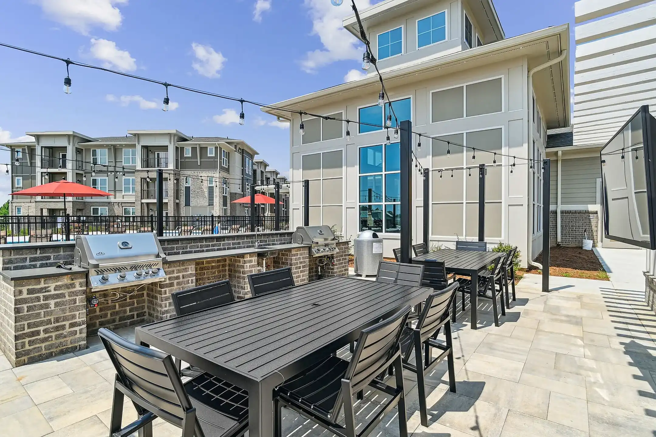 Accent Berkeley Place - Charlotte, NC 28262 | ApartmentGuide.com