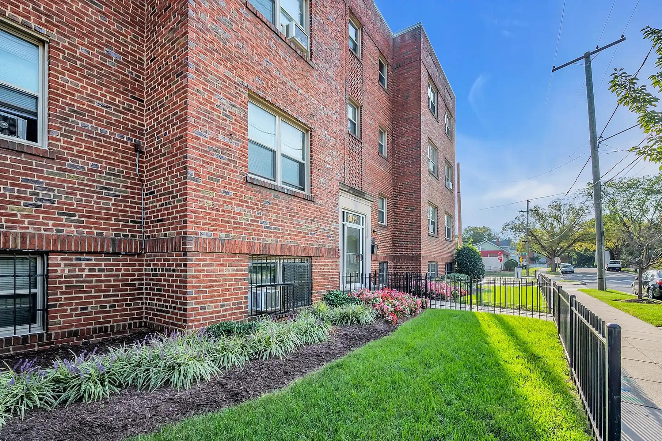 1811 Irving Street NE - Washington, DC 20018 | ApartmentGuide.com