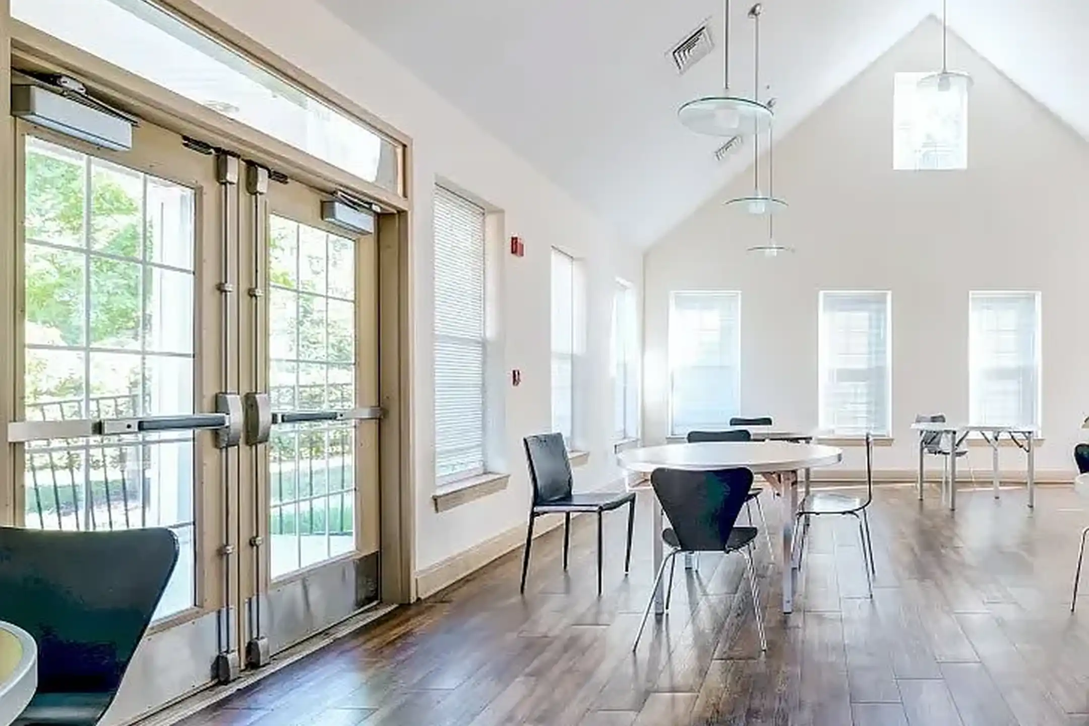The Willows at Port Capital - Elkridge, MD 21075 | ApartmentGuide.com