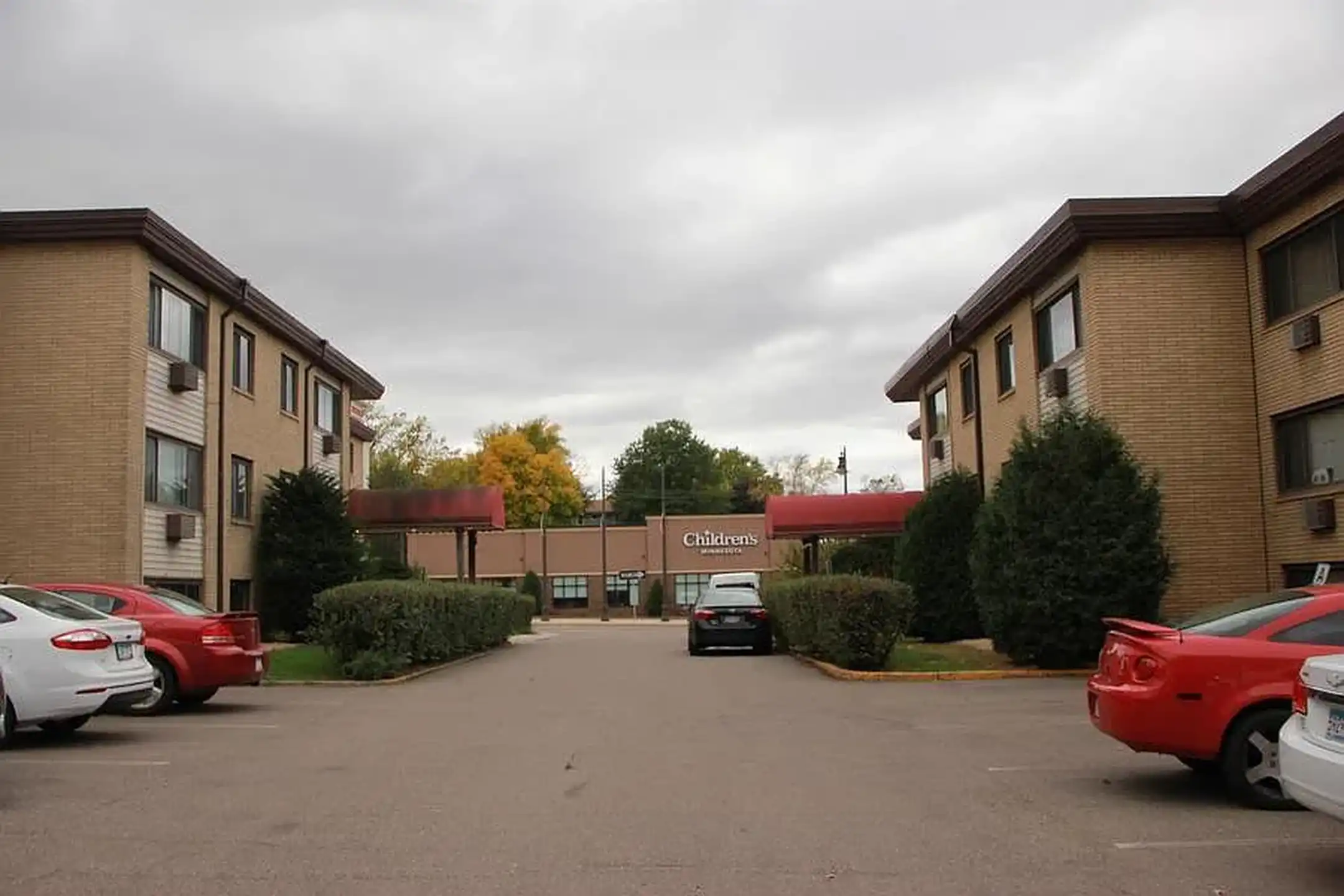 Twin Pines Apartments - West Saint Paul, MN 55118 | ApartmentGuide.com