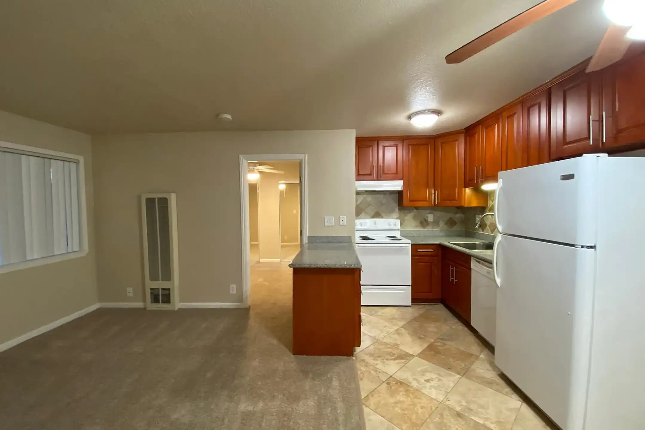 Almaden Plaza Apartments - San Jose, CA 95125 | ApartmentGuide.com