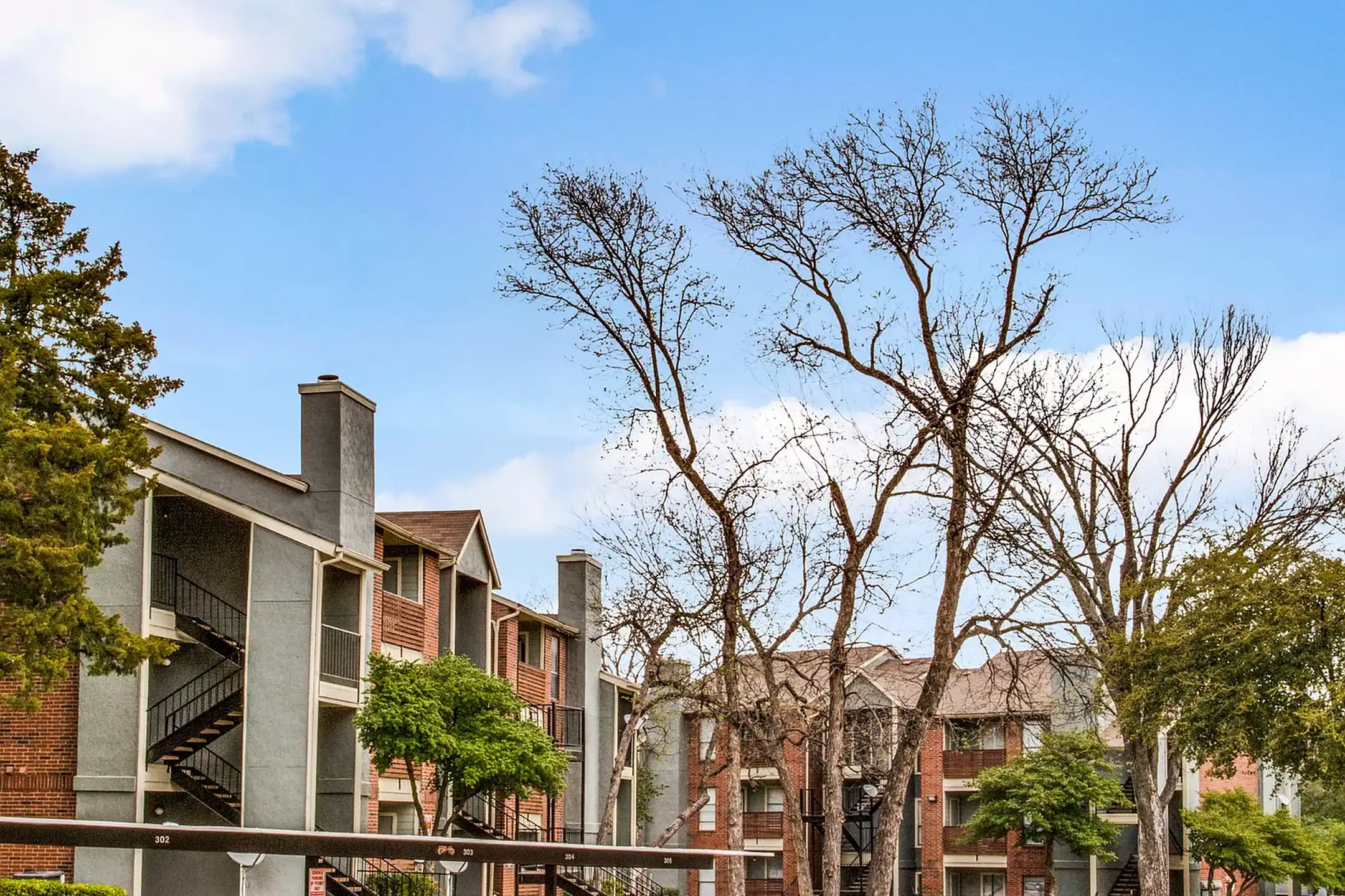 Exchange 7272 - Dallas, TX 75237 | ApartmentGuide.com