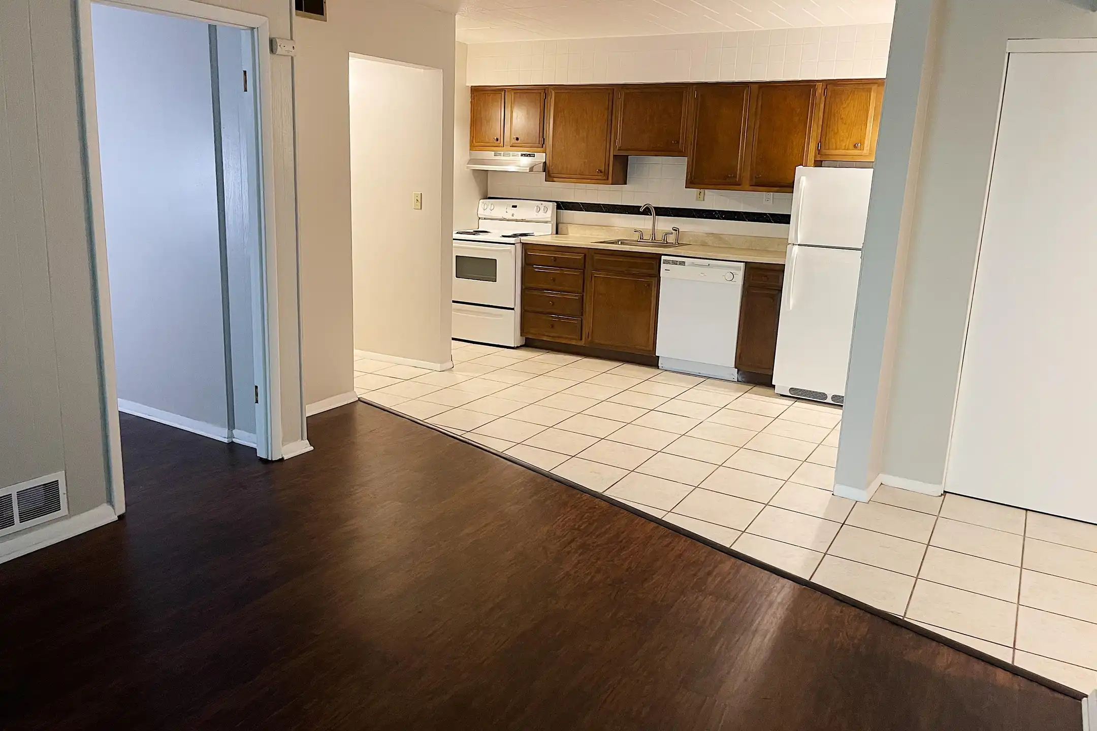 1009 Glass Run Rd unit 5 - Pittsburgh, PA 15236 | ApartmentGuide.com