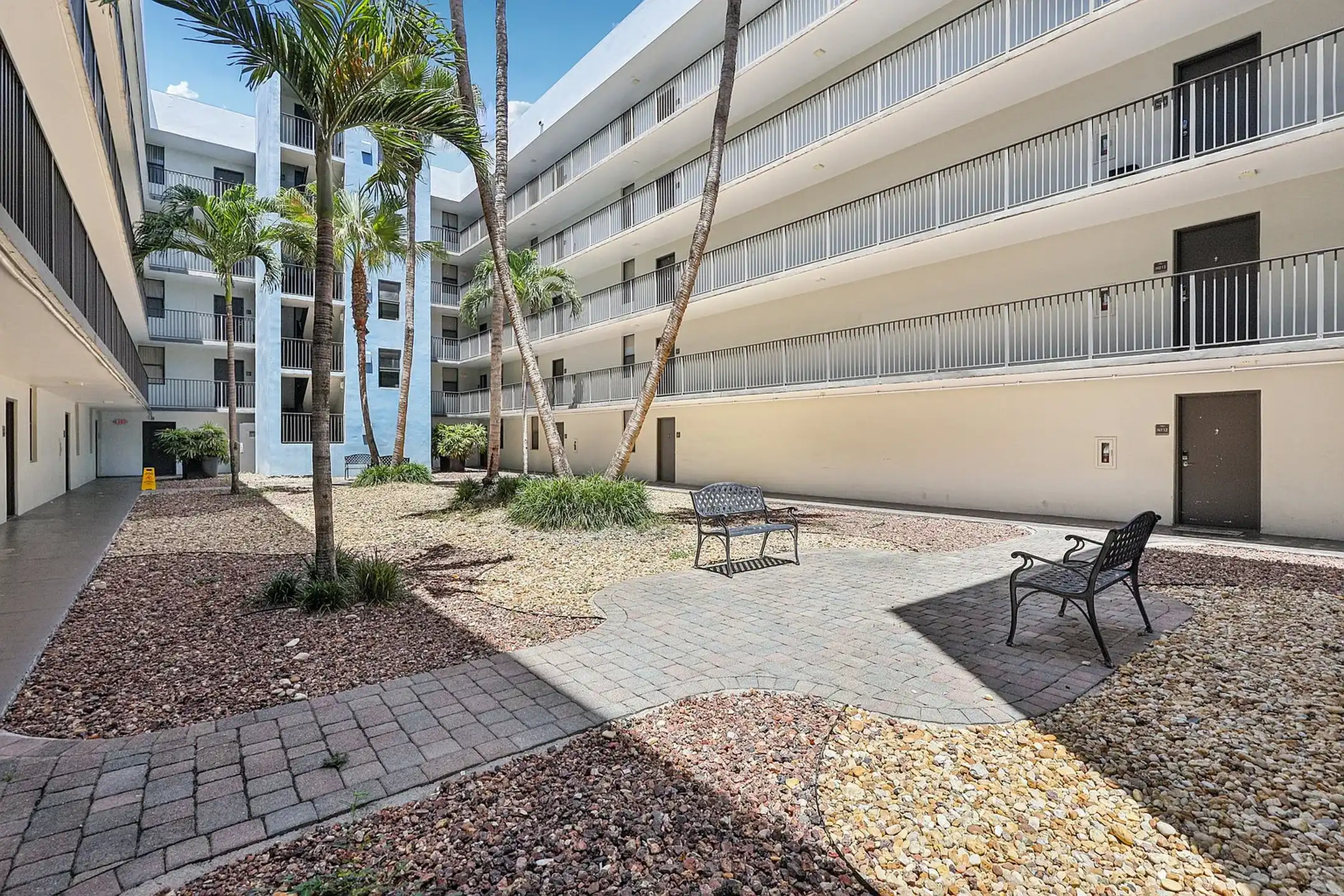 Biscayne - Miami, FL 33161 | ApartmentGuide.com