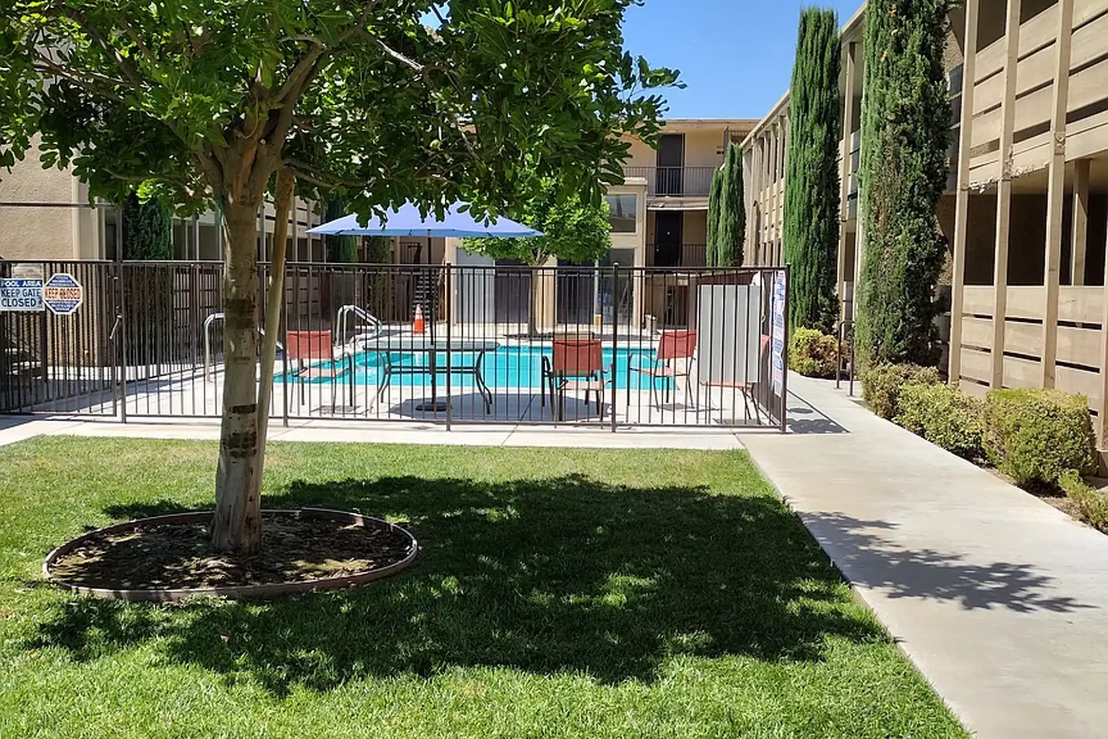 MONROE MANOR - Riverside, CA 92503 | ApartmentGuide.com