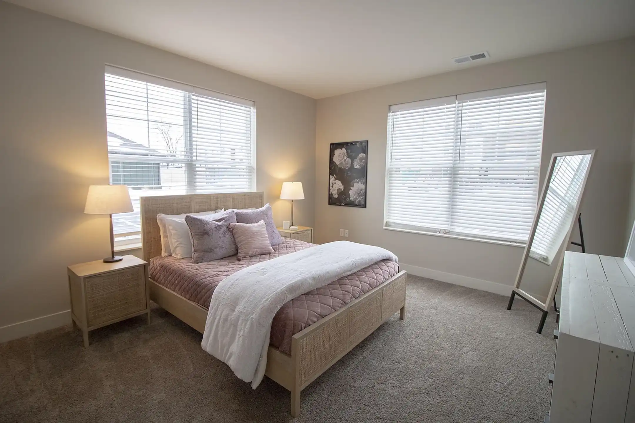 Marina Lofts Toledo - Toledo, OH 43605 | ApartmentGuide.com