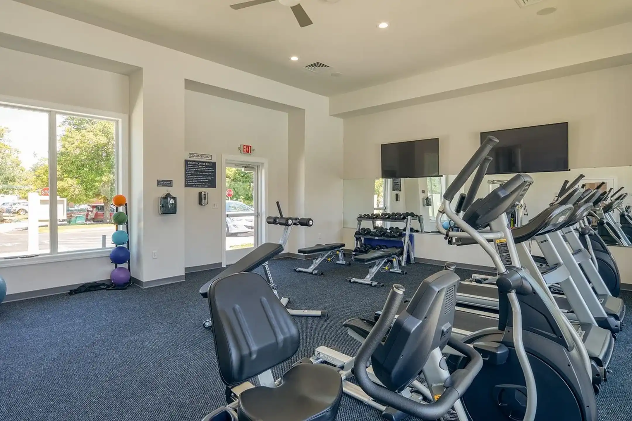 Colony Point Apartments - Norfolk, VA 23505 | ApartmentGuide.com