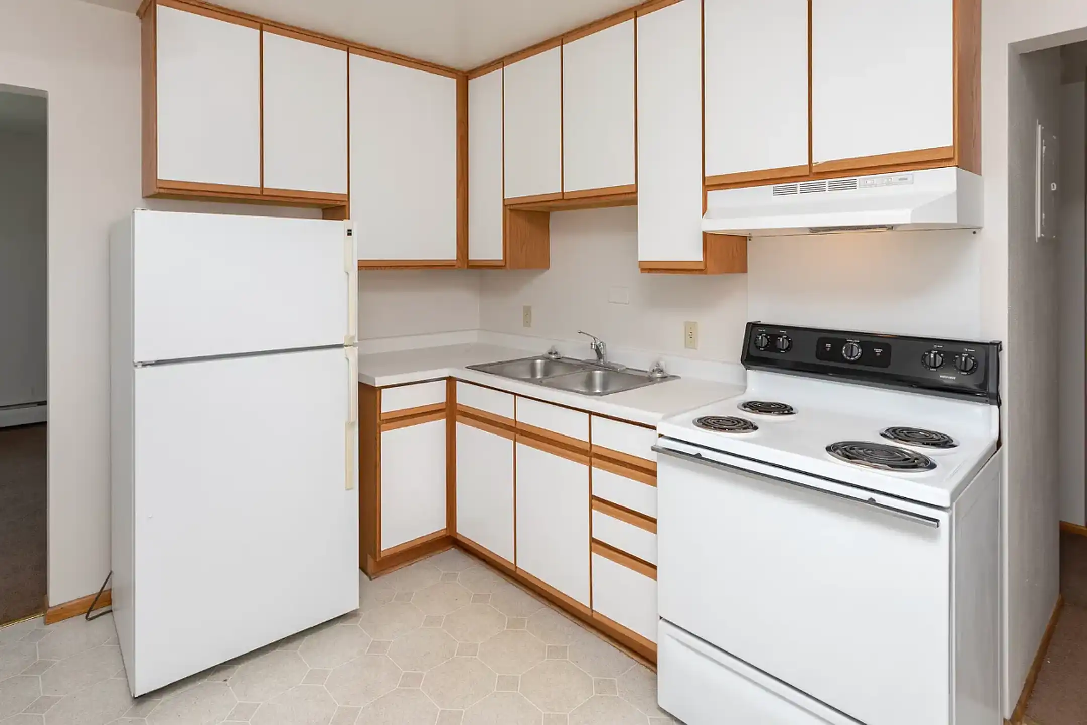 Cedarview Commons - Saint Paul, MN 55109 | ApartmentGuide.com