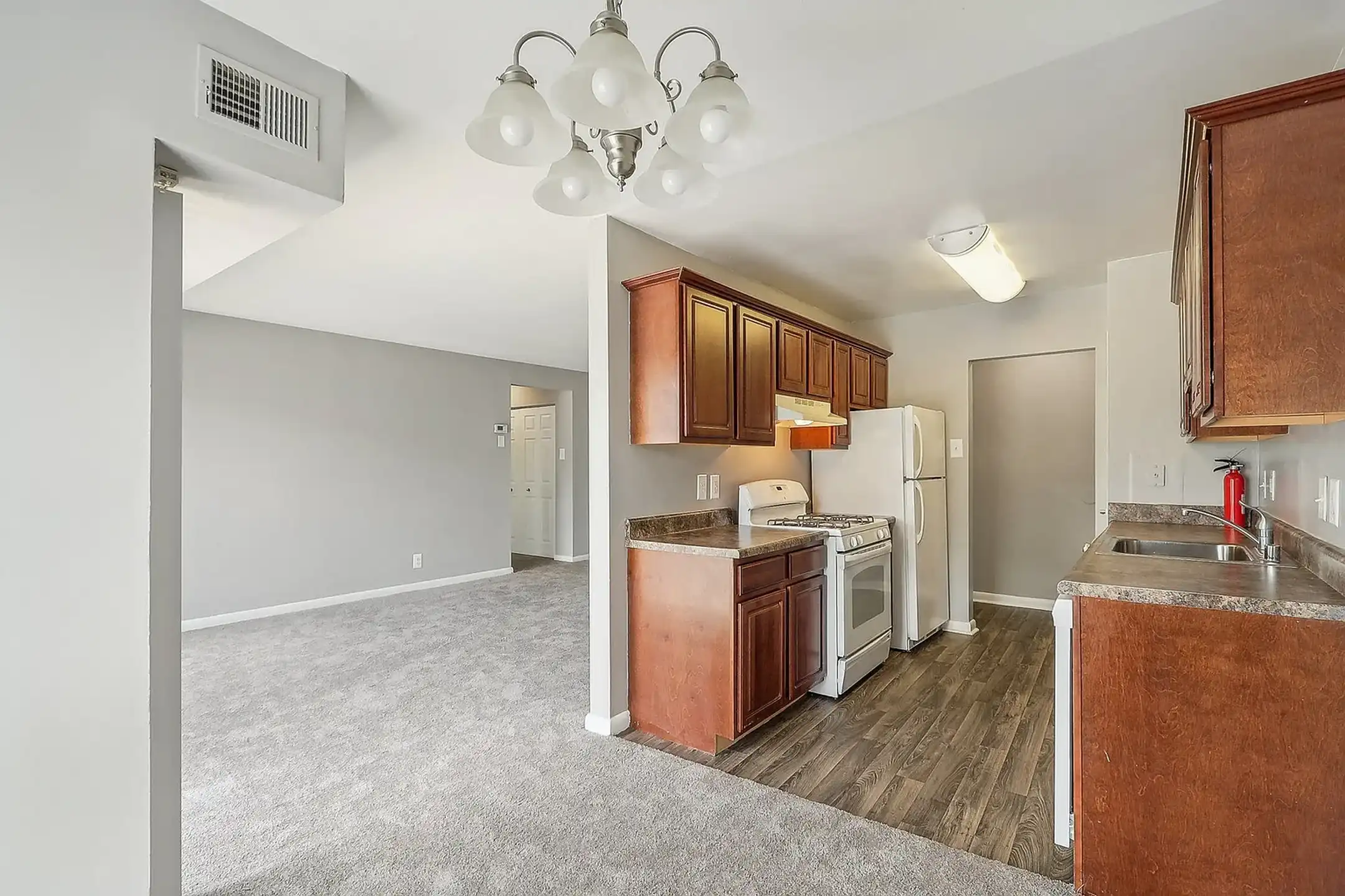 Andrews Ridge Apartments - Suitland, MD 20746 | ApartmentGuide.com