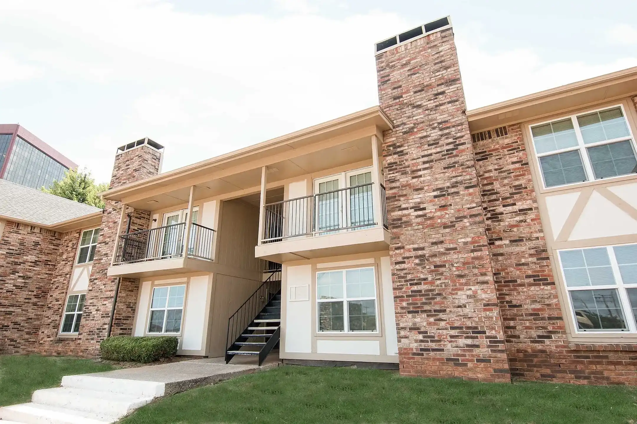 The Warwick - Oklahoma City, OK 73112 | ApartmentGuide.com