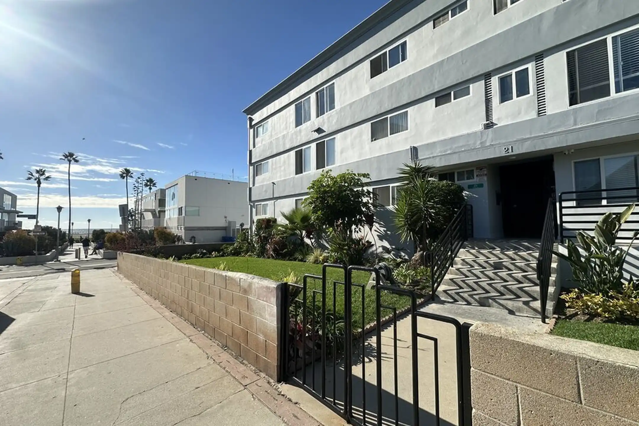 23 Thornton Ave unit 8 - Los Angeles, CA 90291 | ApartmentGuide.com