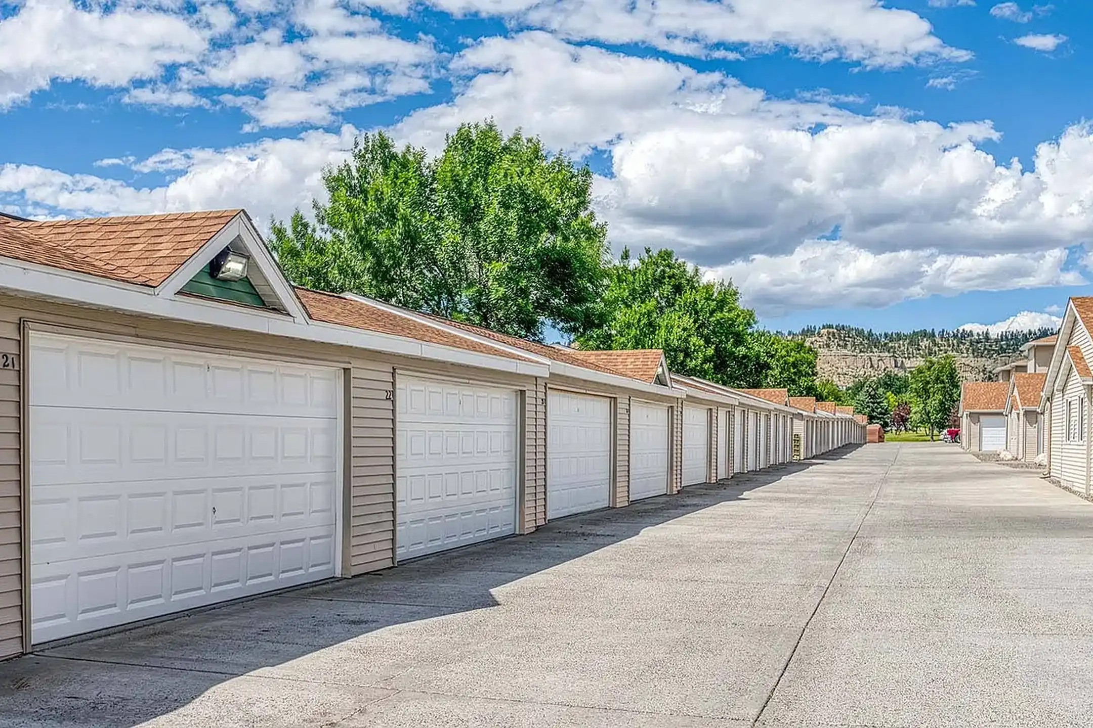 Country Meadows Apartment Homes - Billings, MT 59102 | ApartmentGuide.com