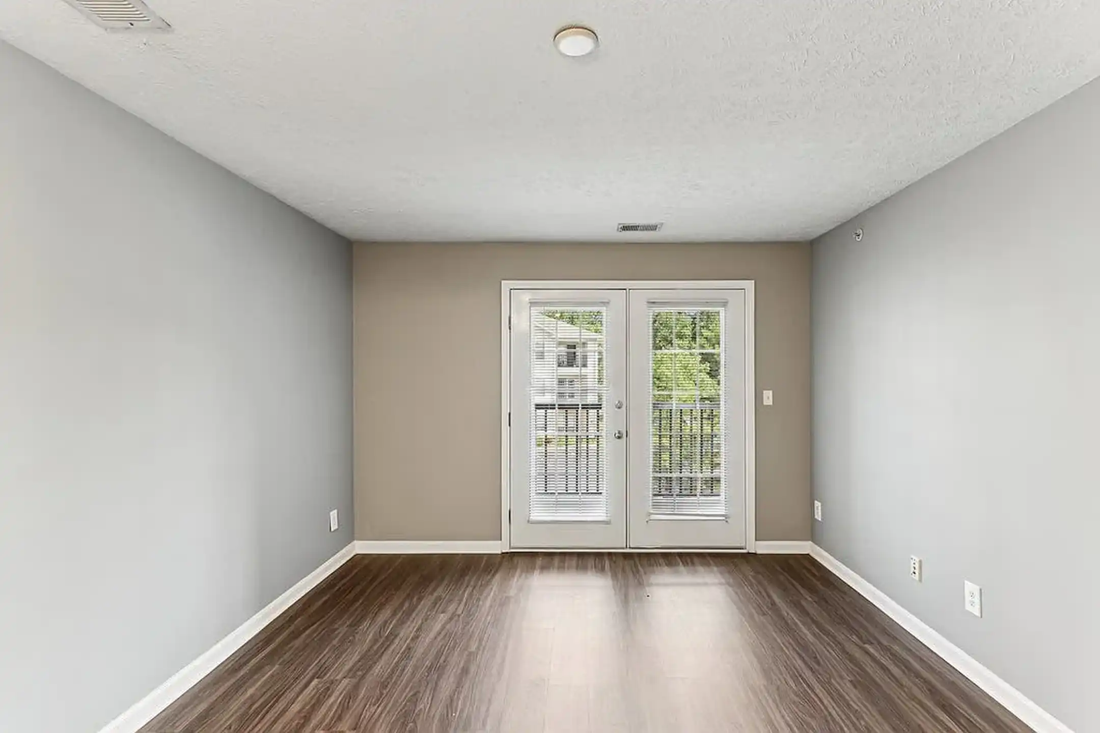 Maple Brook Apartments - Louisville, KY 40241 | ApartmentGuide.com