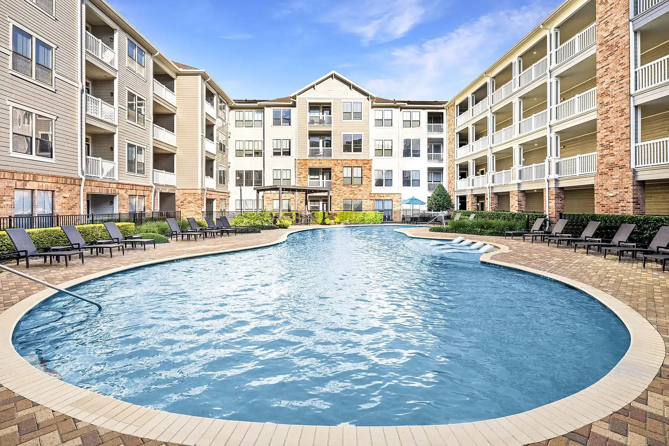 Camden Heights - Houston, TX 77007 | ApartmentGuide.com