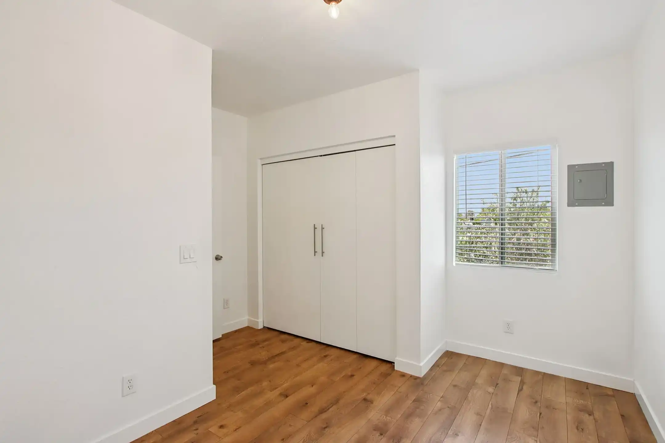 1805 Flats - Phoenix, AZ 85016 | ApartmentGuide.com