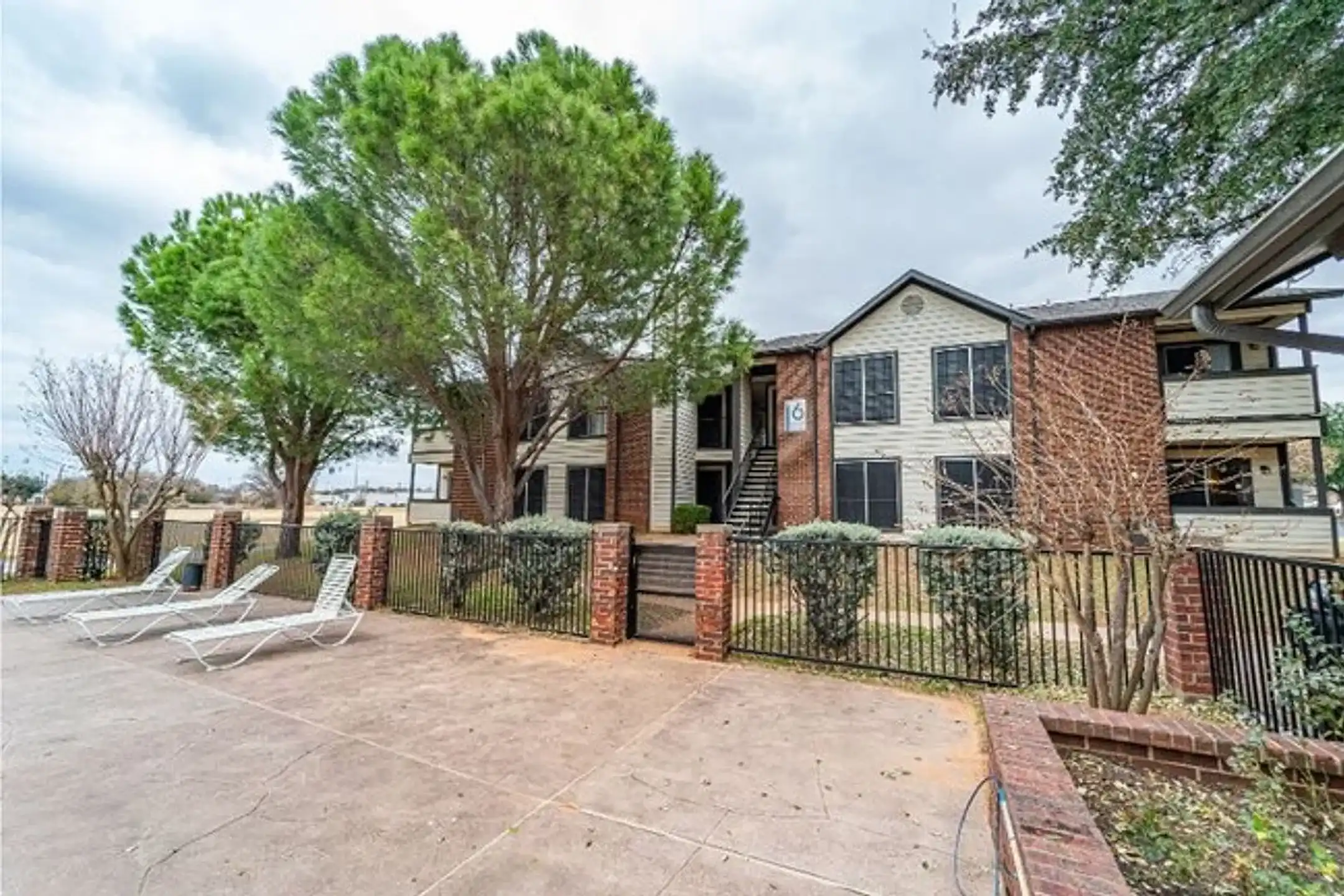 Bromley Granbury - Granbury, TX 76048 | ApartmentGuide.com