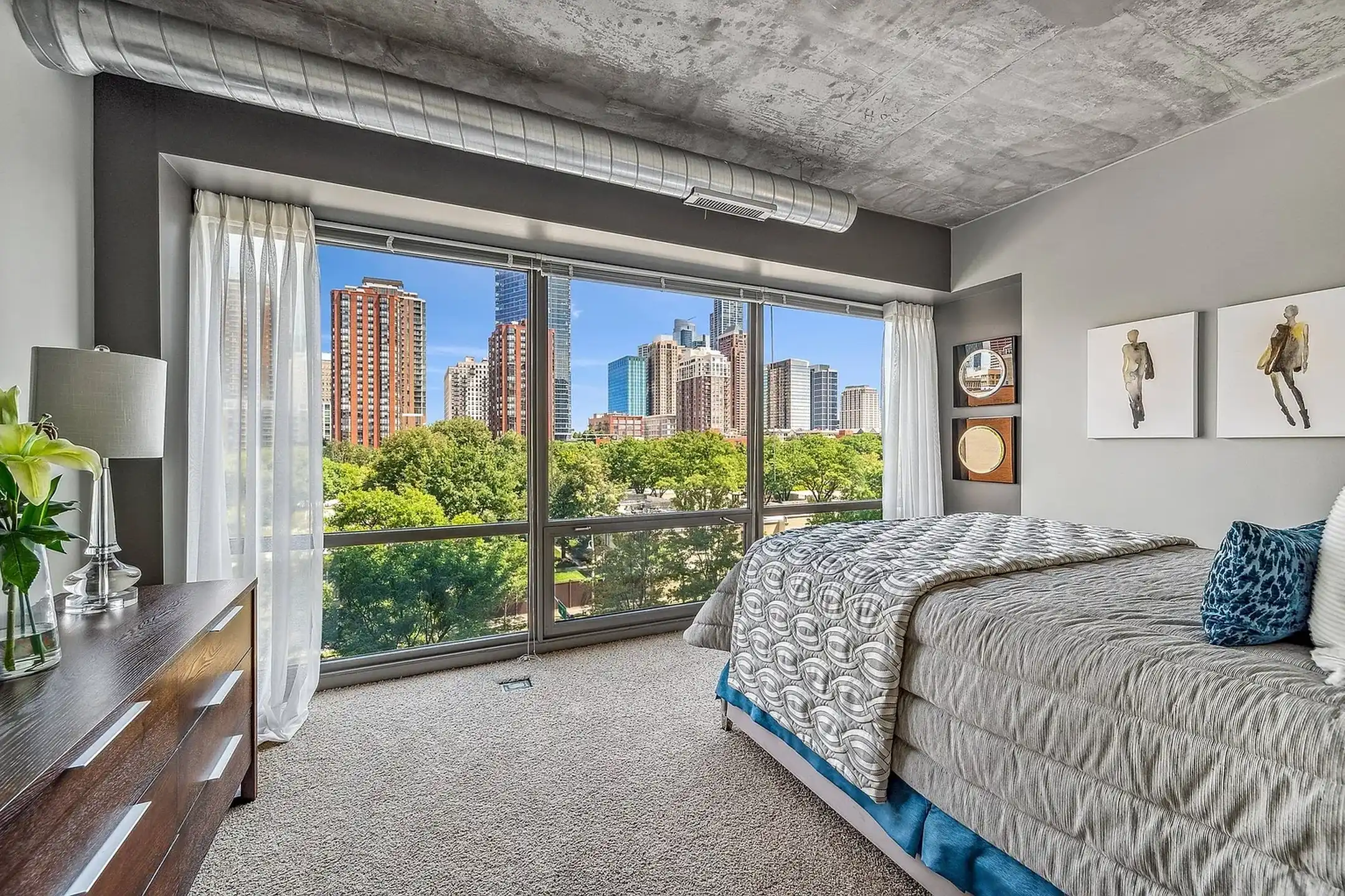 AMLI 900 - Chicago, IL 60605 | ApartmentGuide.com
