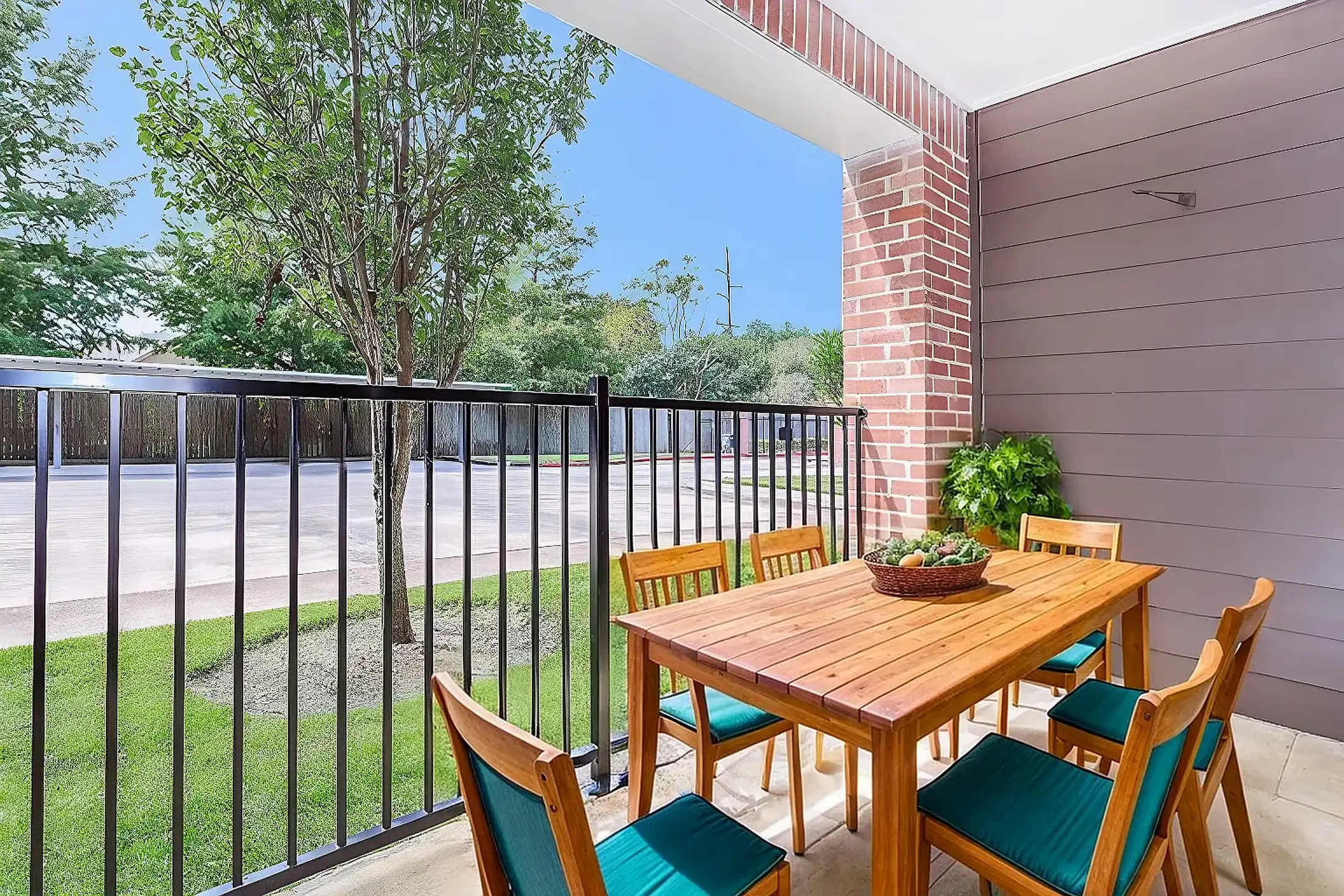Kingsgate Apartments - Beaumont, TX 77713 | ApartmentGuide.com