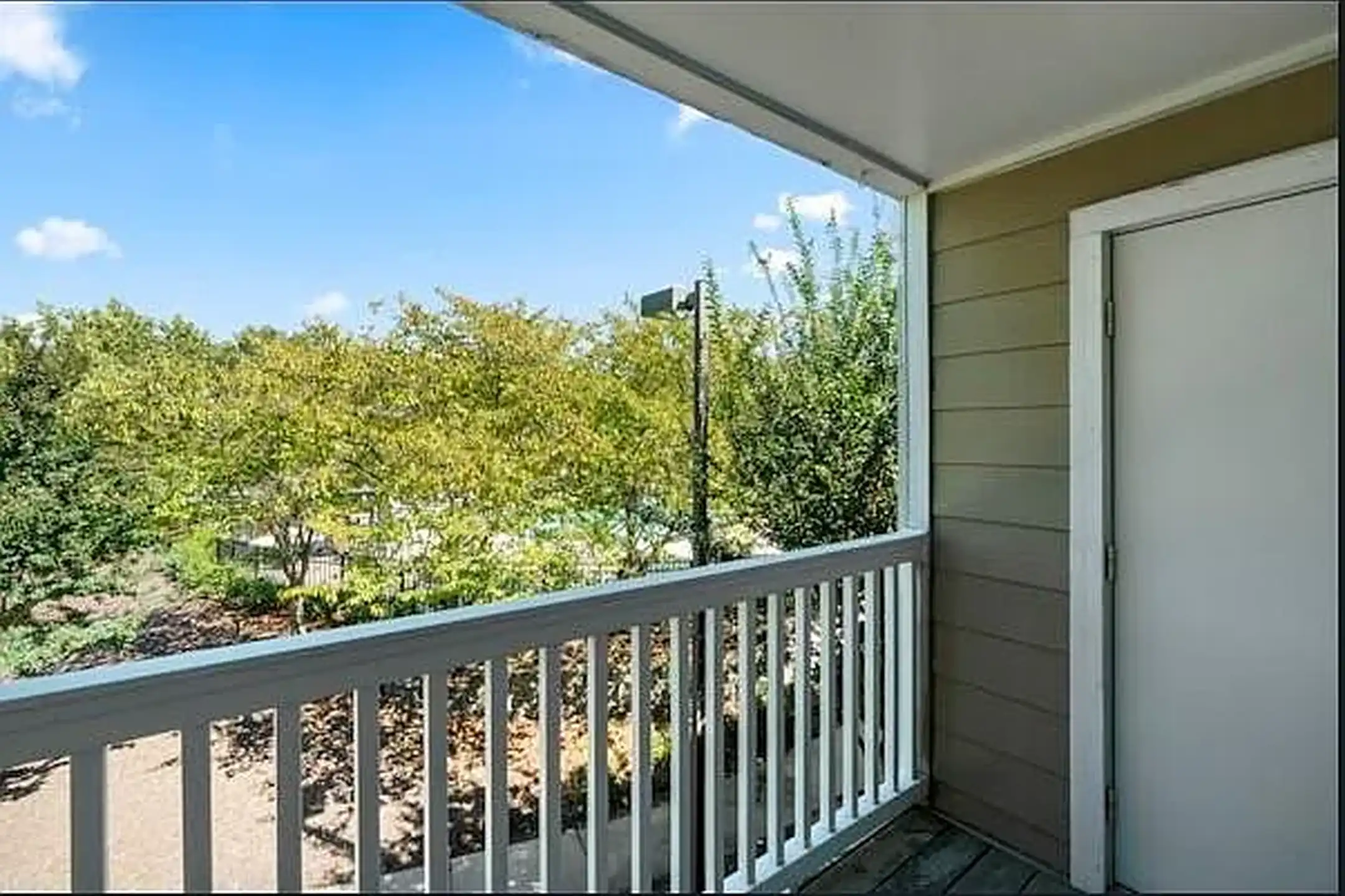 The Crossings at Short Pump - Richmond, VA 23233 | ApartmentGuide.com