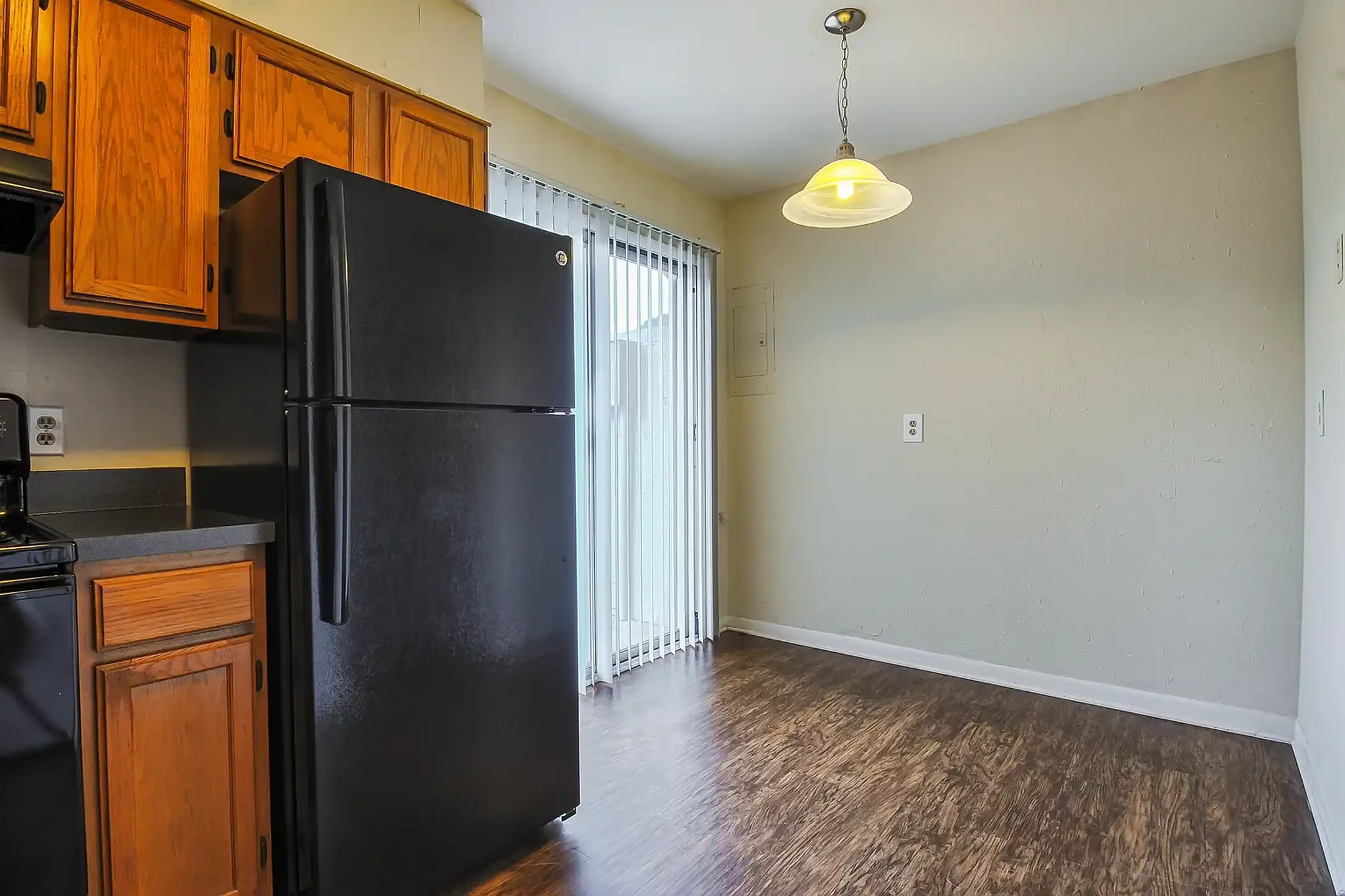 Lexington Commons - Greensboro, NC 27405 | ApartmentGuide.com