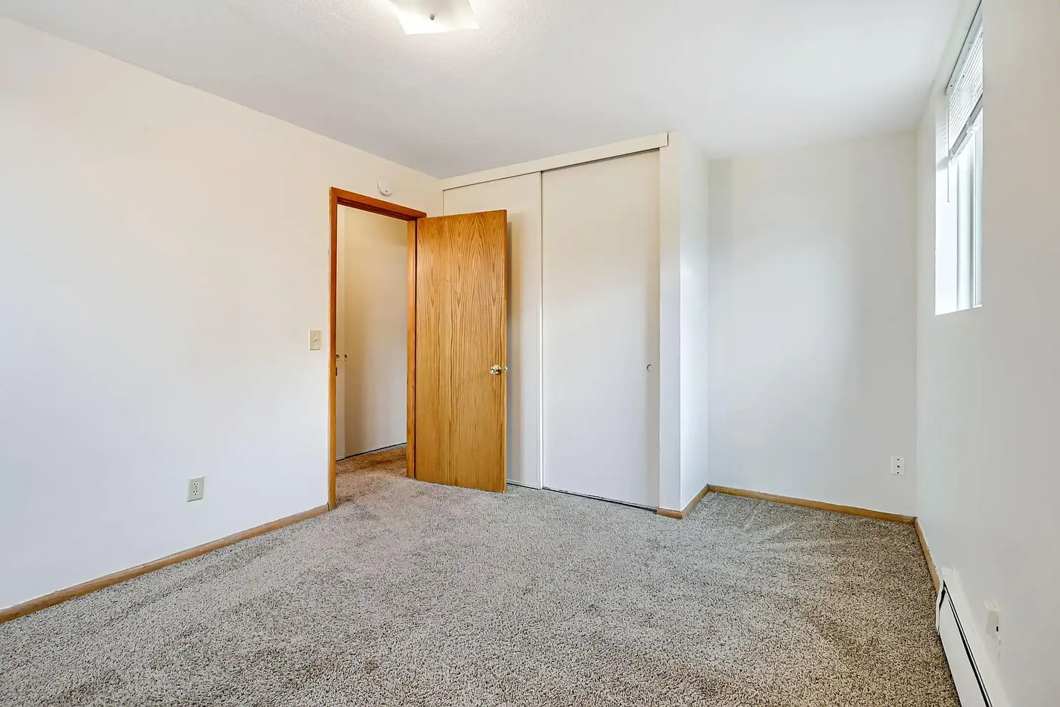 Hub Apartments - Minneapolis, MN 55423 | ApartmentGuide.com