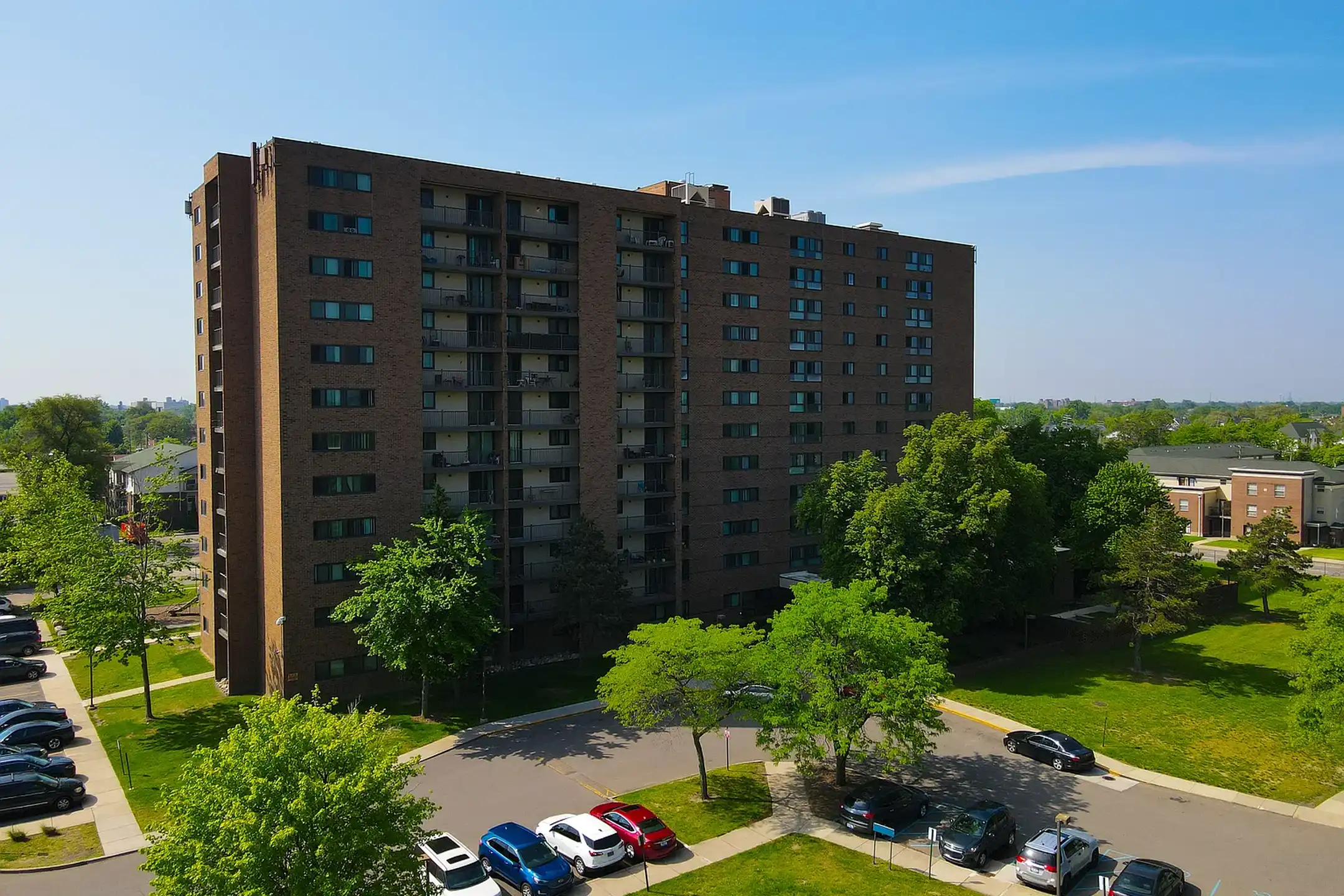 Roberts III Apartments - Detroit, MI 48208 | ApartmentGuide.com