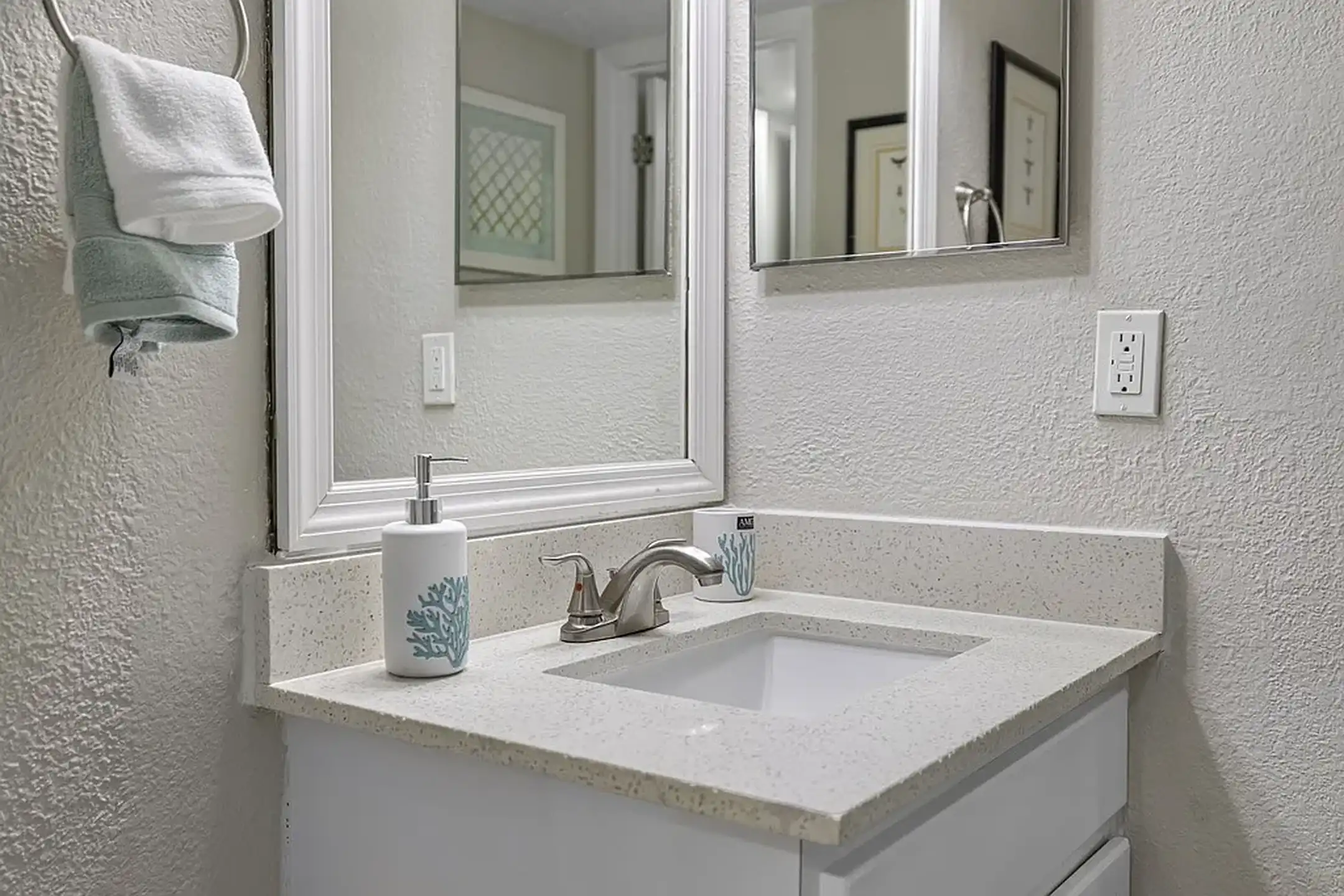 Stella Boca Raton Apartments - Boca Raton, FL 33433 | ApartmentGuide.com