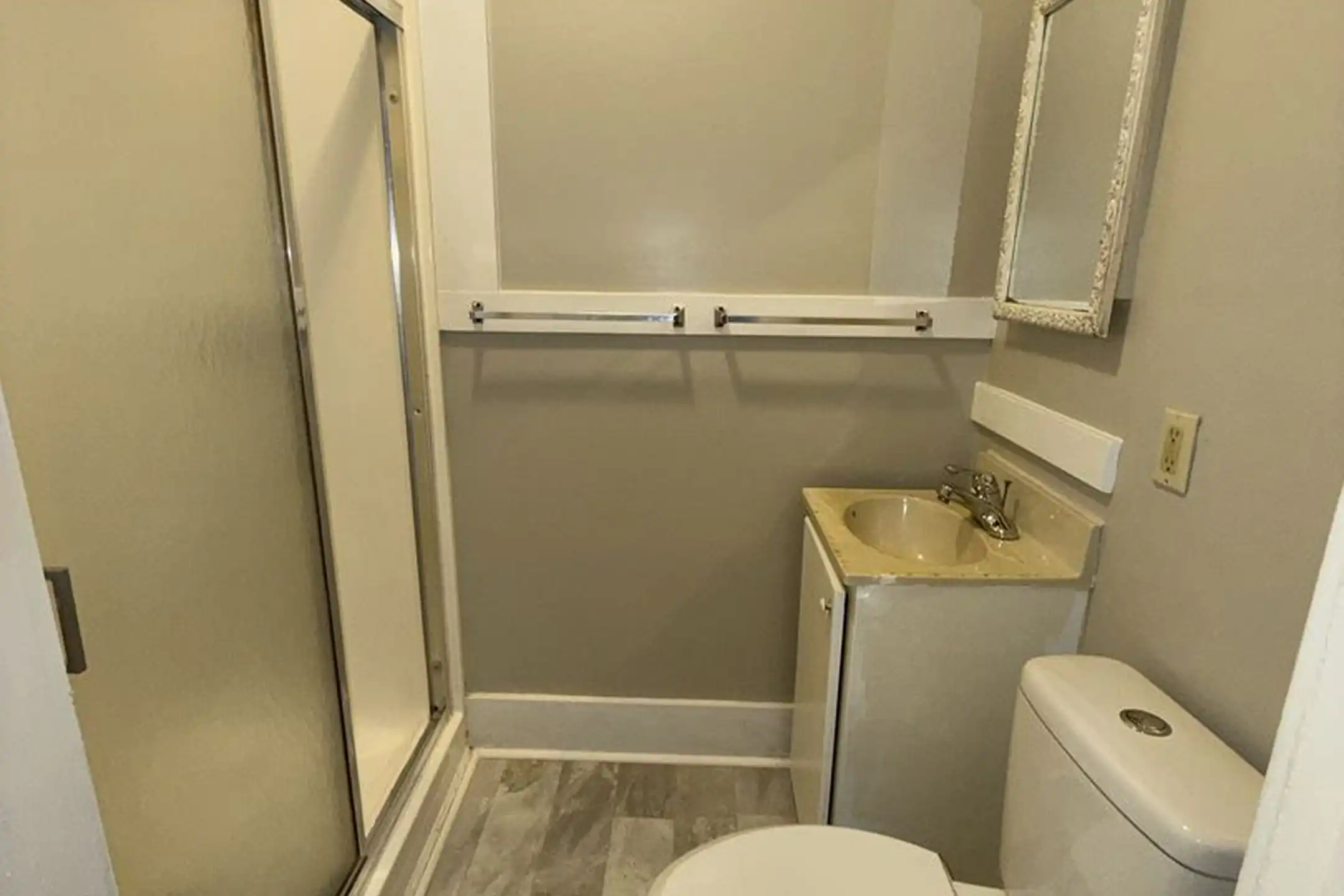 1424 W 4th St unit 1424 W. Fourth St. B - Winston-Salem, NC 27101 ...