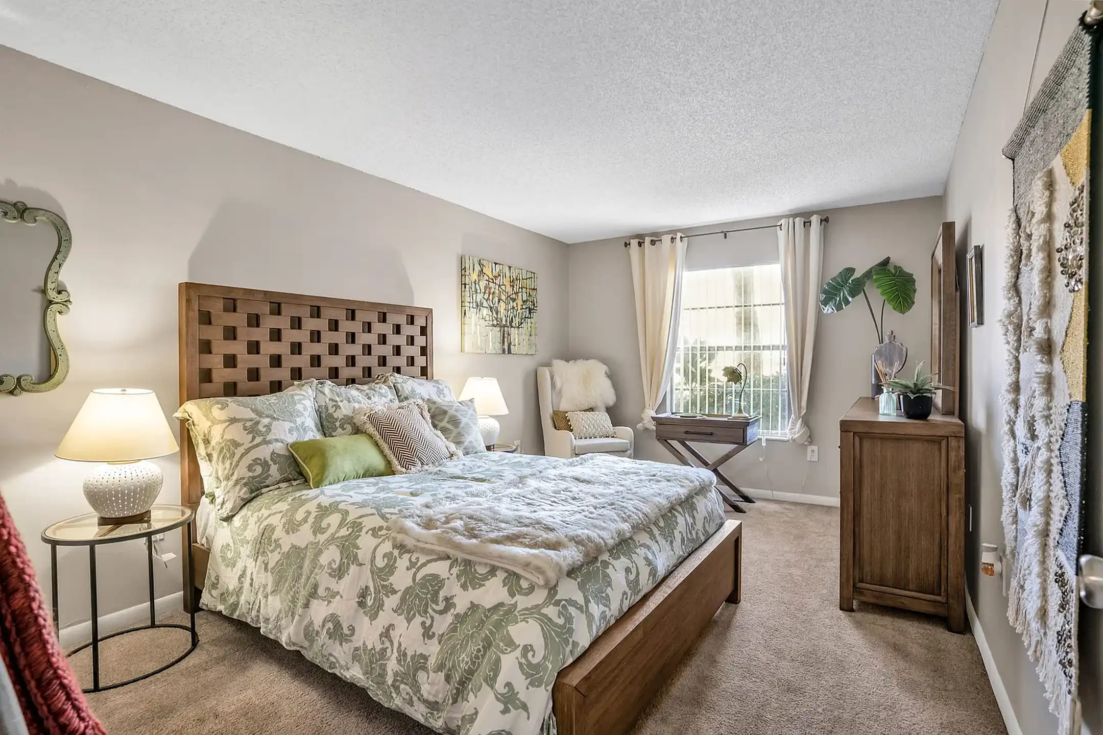 Castilian Apartments - Orlando, FL 32839 | ApartmentGuide.com