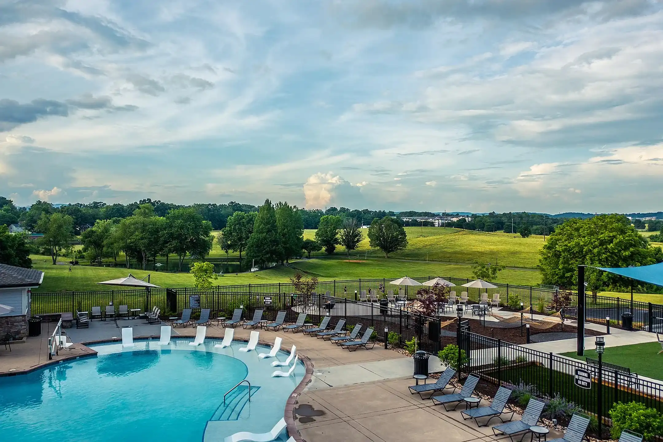 Foxridge Apartment Homes - Blacksburg, VA 24060 | ApartmentGuide.com