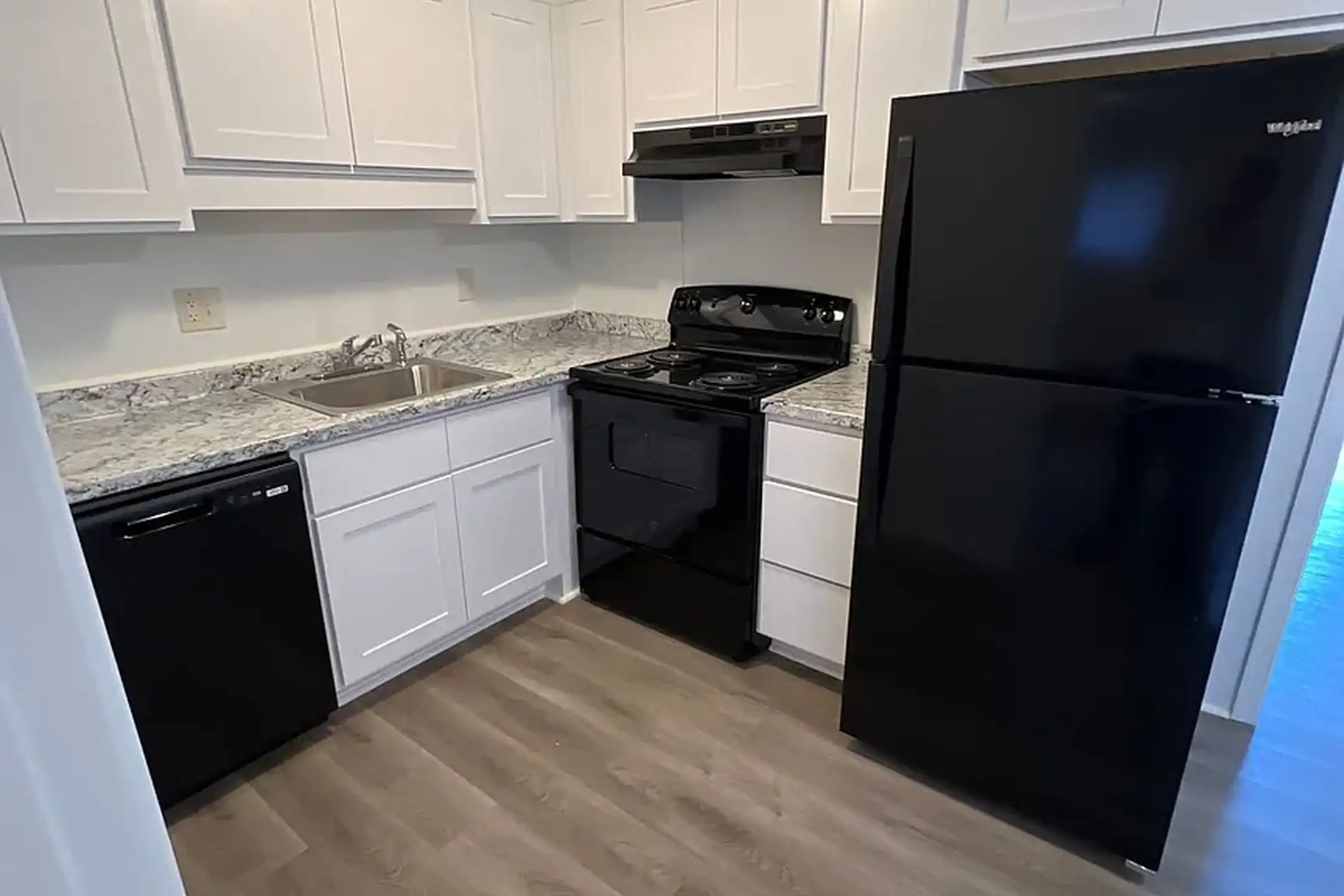 Stone Ridge Apartments- Convenient Location - Roanoke, VA 24014 ...