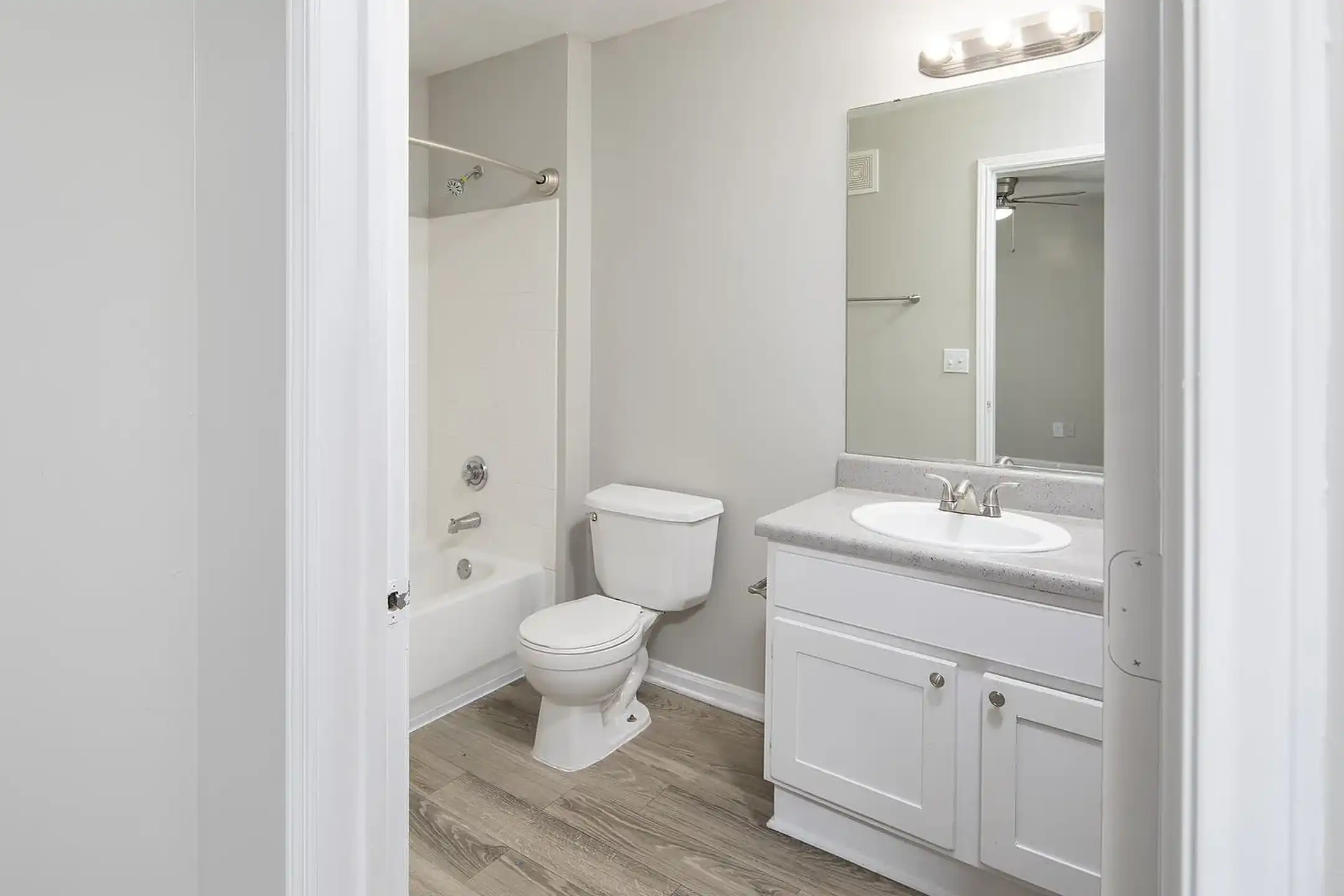 Stone Ridge Apartments - Homewood, AL 35209 | ApartmentGuide.com