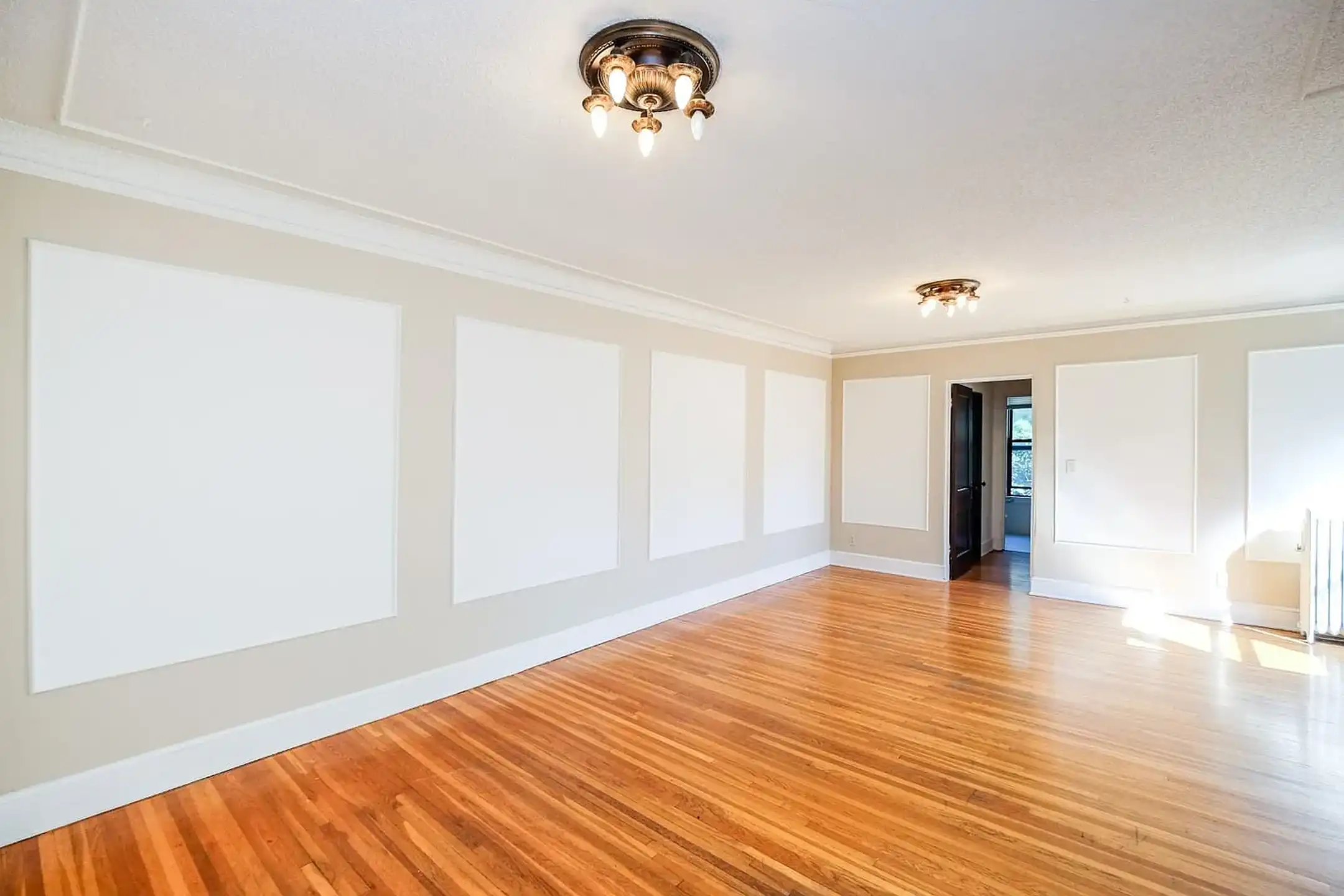 Yale Apartments - Saint Paul, MN 55104 | ApartmentGuide.com