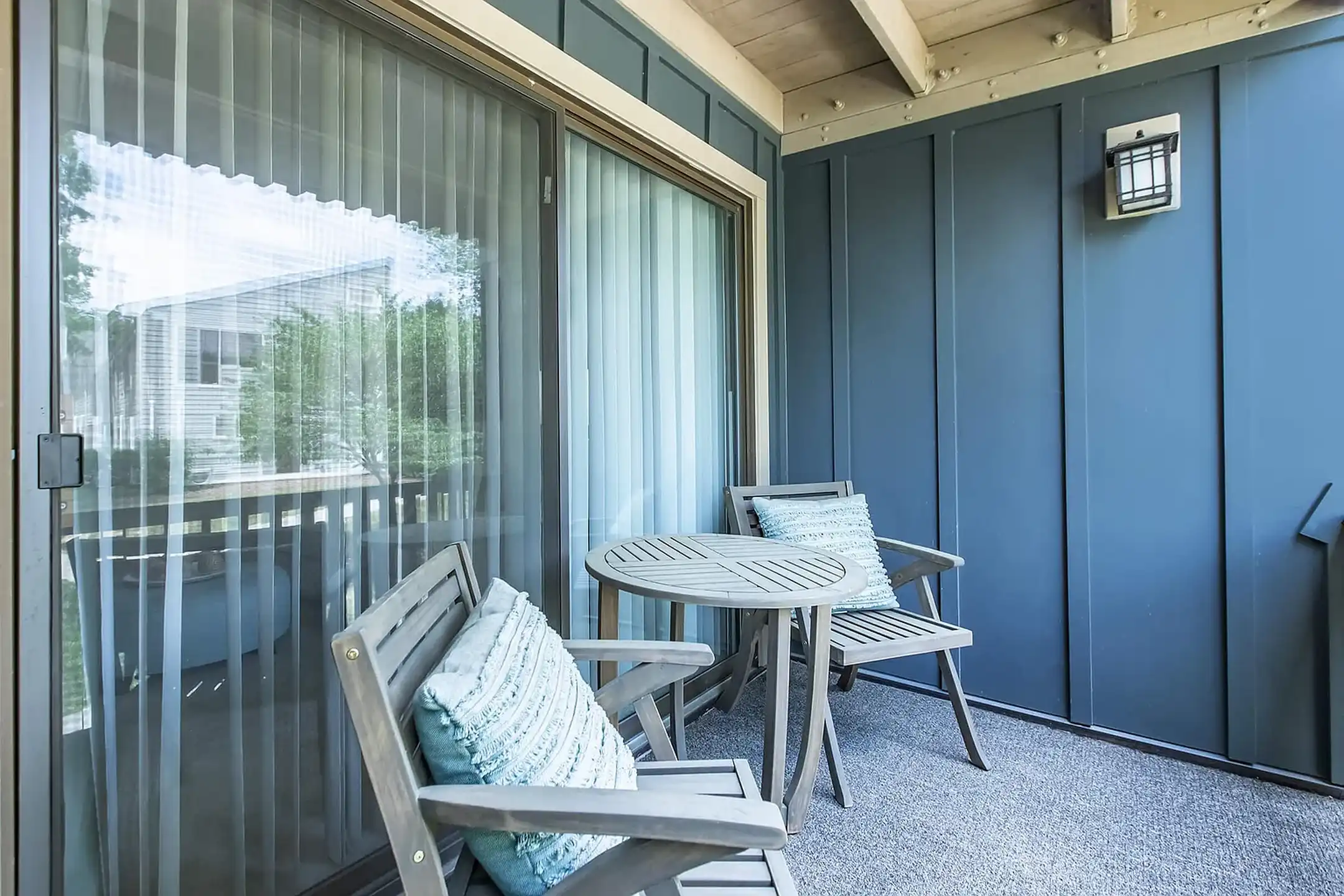 Foxridge Apartment Homes - Blacksburg, VA 24060 | ApartmentGuide.com