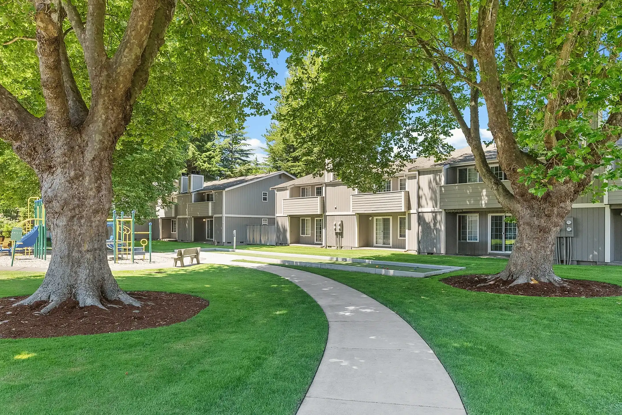 Country Gables Apartments - Puyallup, WA 98372 | ApartmentGuide.com