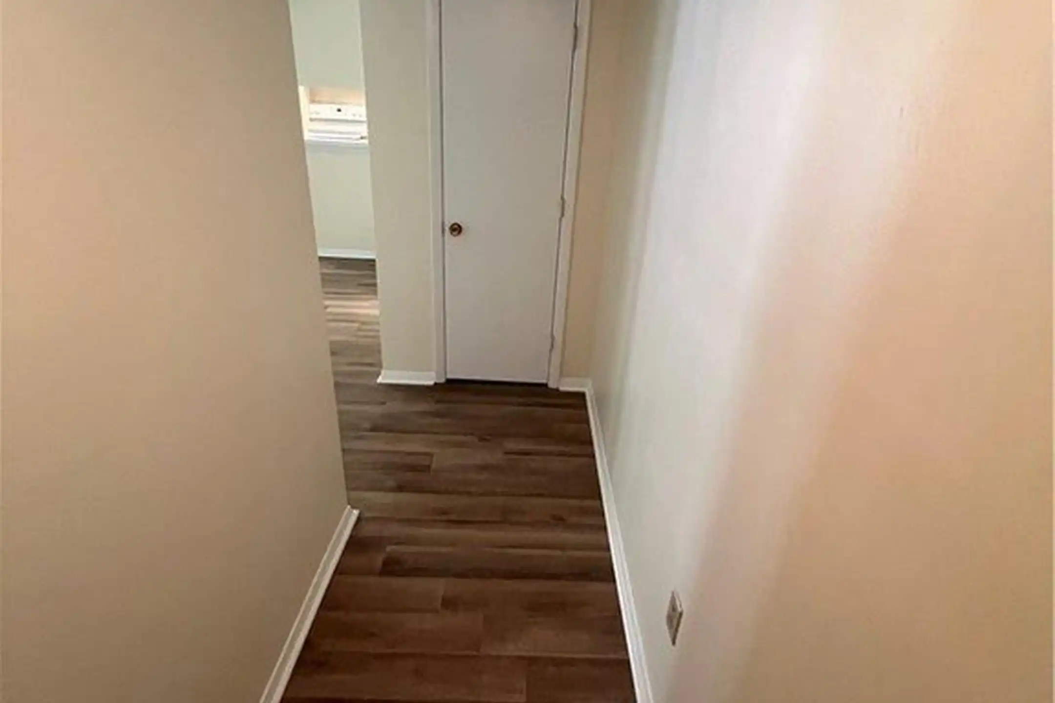 1020 Autumn Woods Ln #105 - Virginia Beach, VA 23454 | ApartmentGuide.com