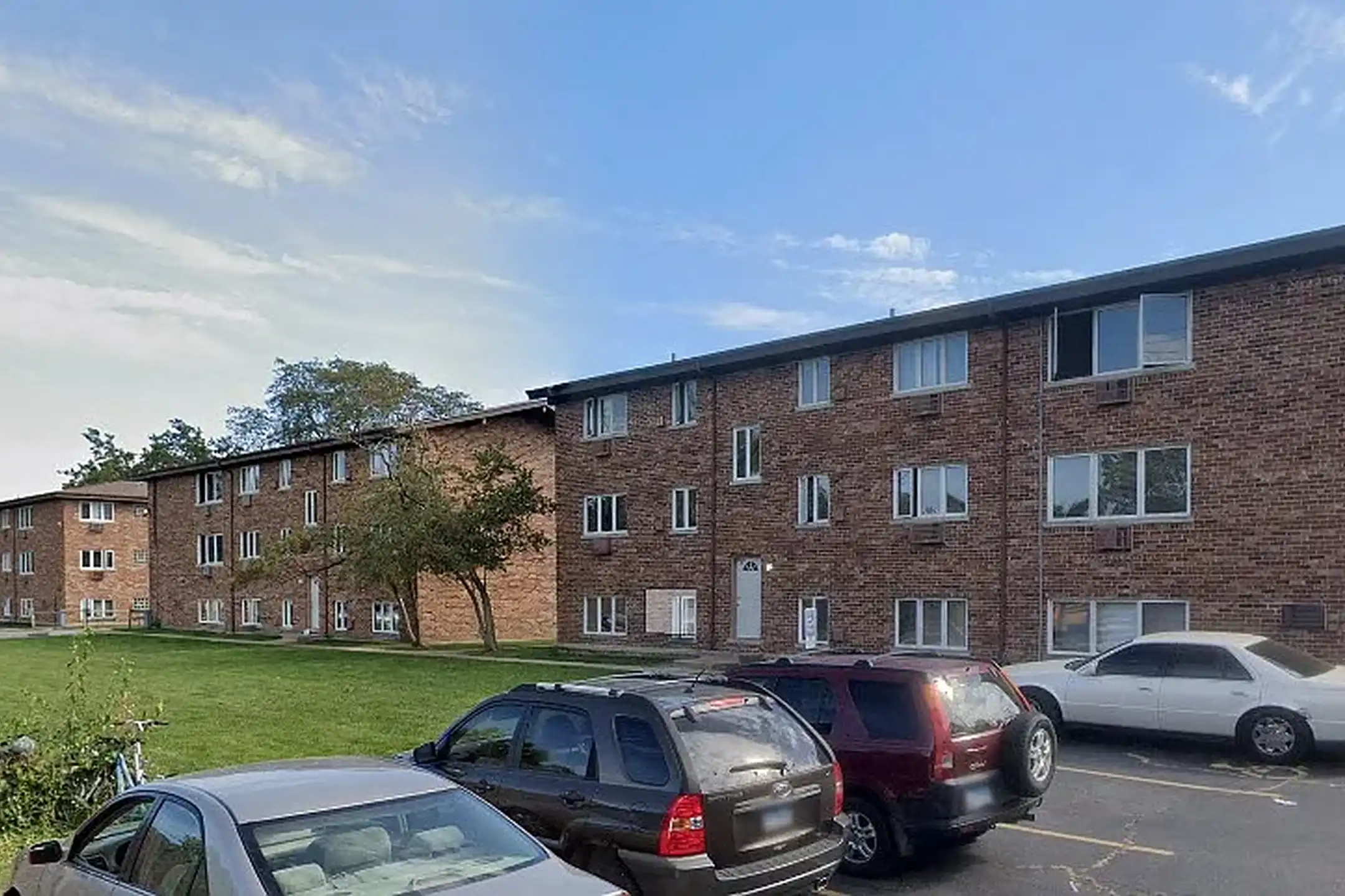 The Countryside - Countryside, IL 60525 | ApartmentGuide.com