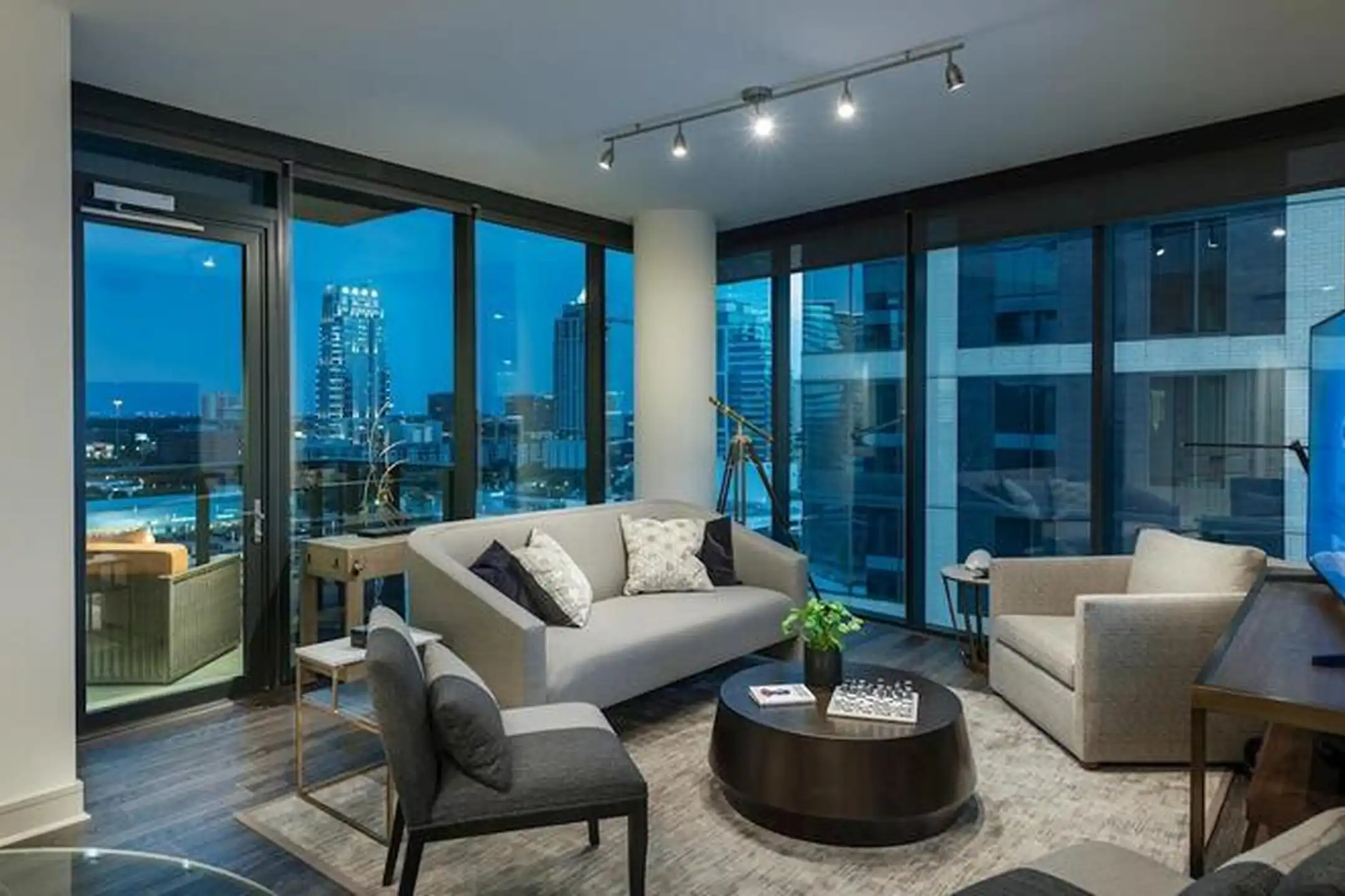 1770 S Post Oak Ln unit a2 - Houston, TX 77056 | ApartmentGuide.com