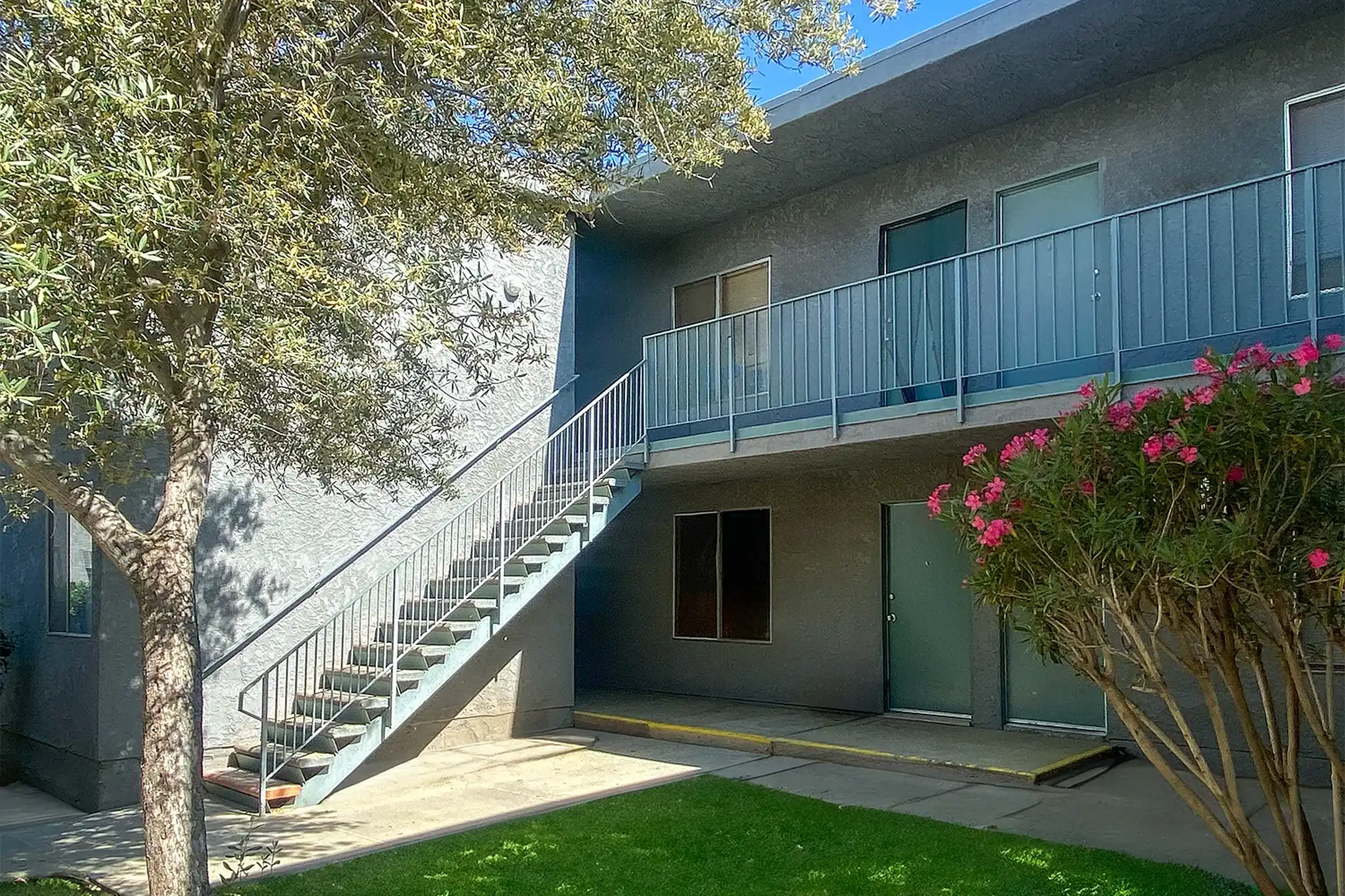 Parkside Apartments - Palmdale, CA 93550 | ApartmentGuide.com