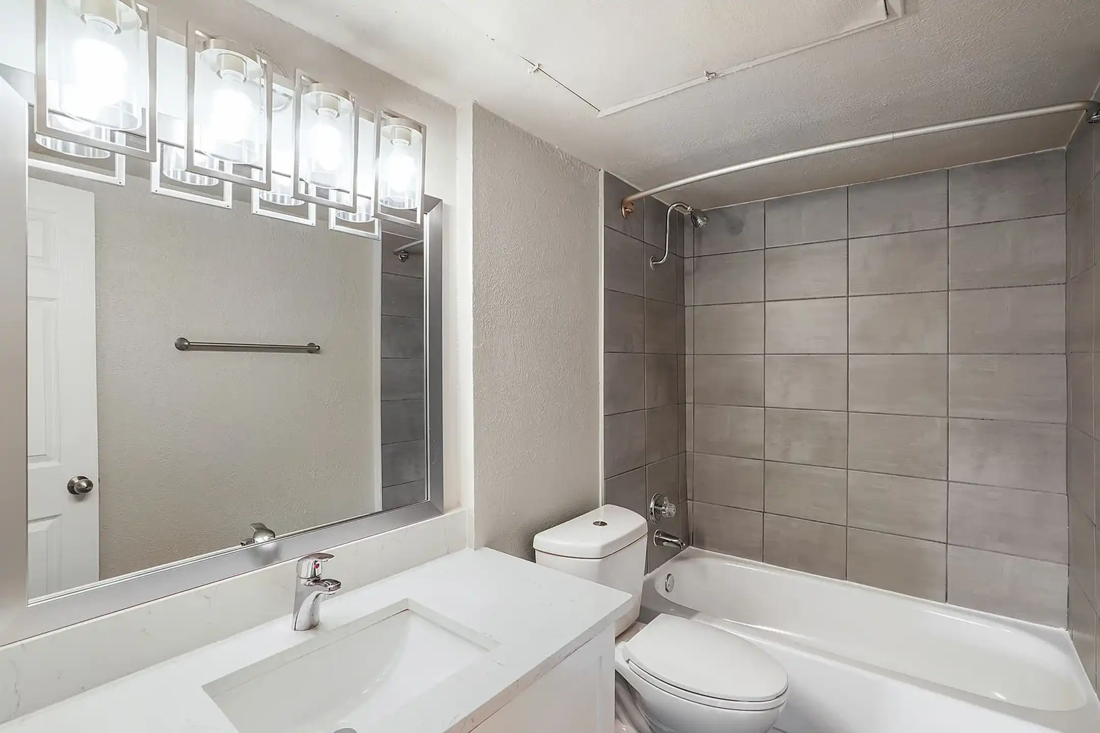 Seville @ Bellmar - Dallas, TX 75230 | ApartmentGuide.com