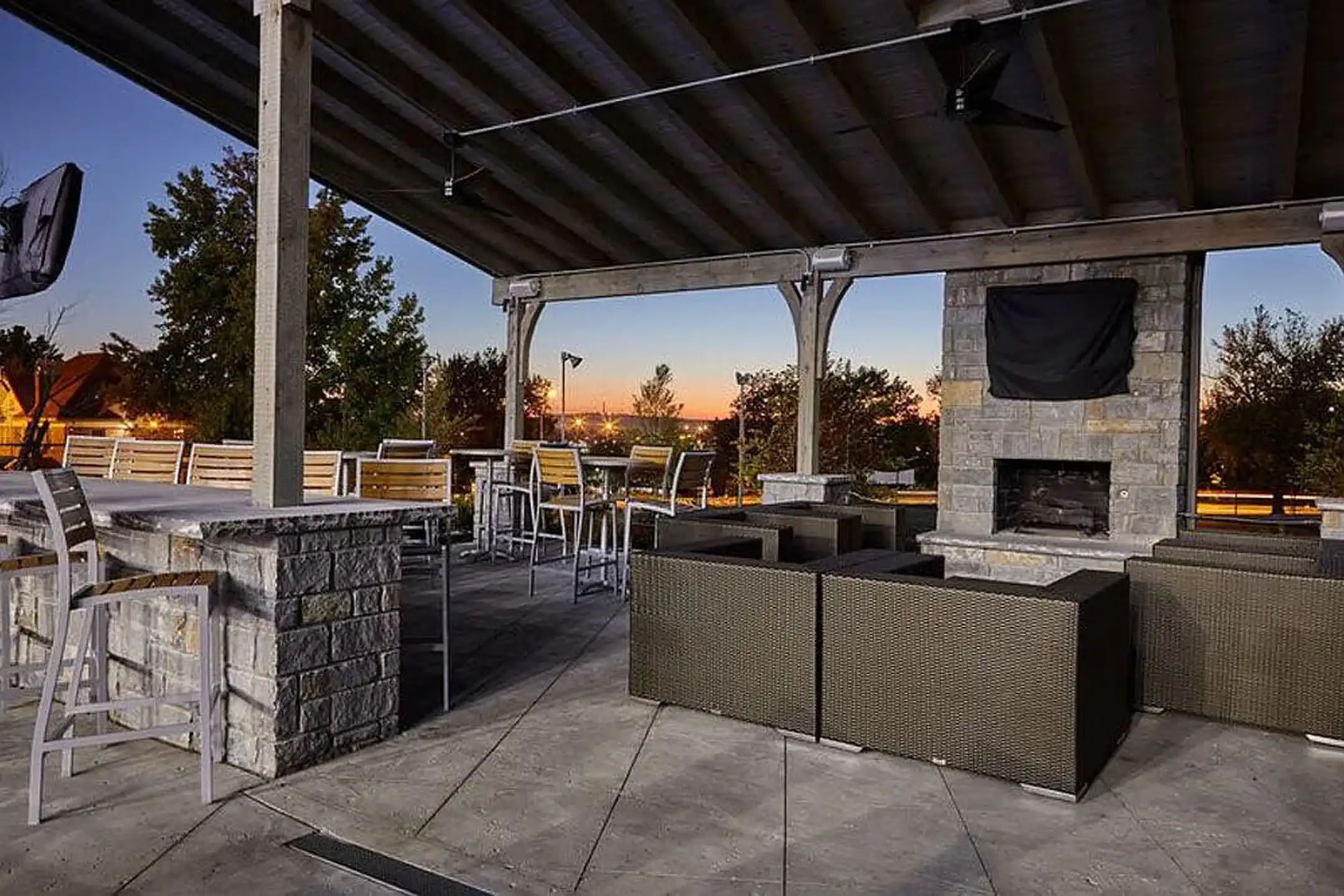 Mansion House - Tulsa, OK 74119 | ApartmentGuide.com