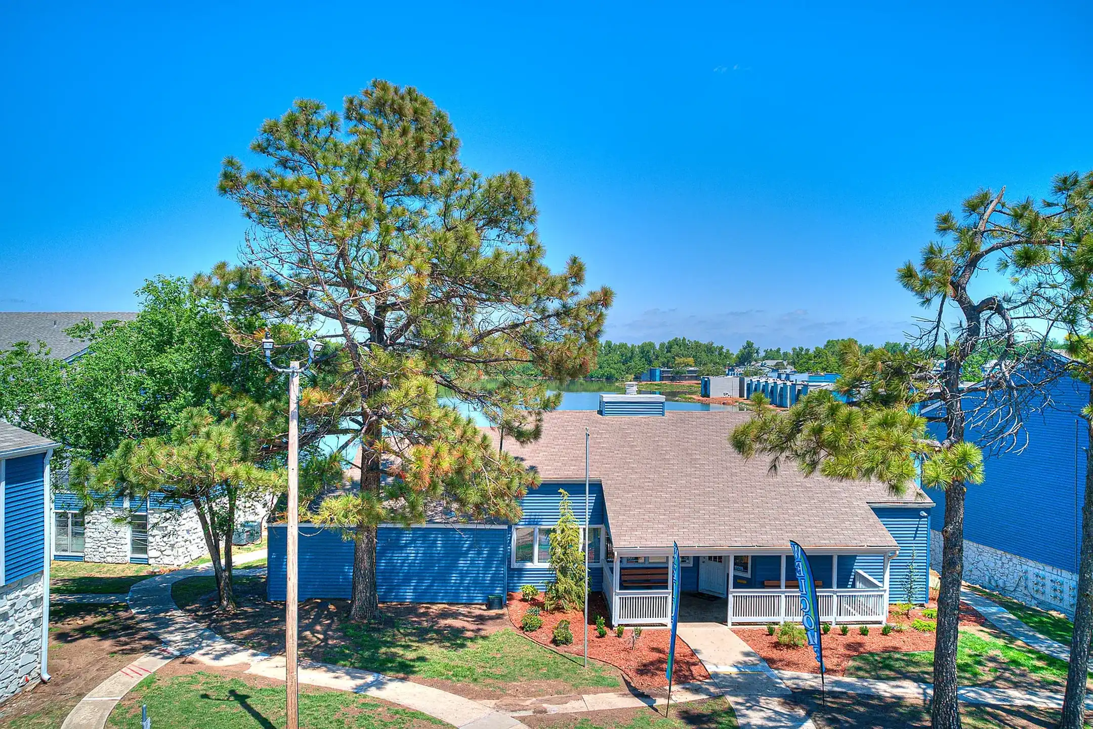 Diamond Lake Apartments - Oklahoma City, OK 73122 | ApartmentGuide.com
