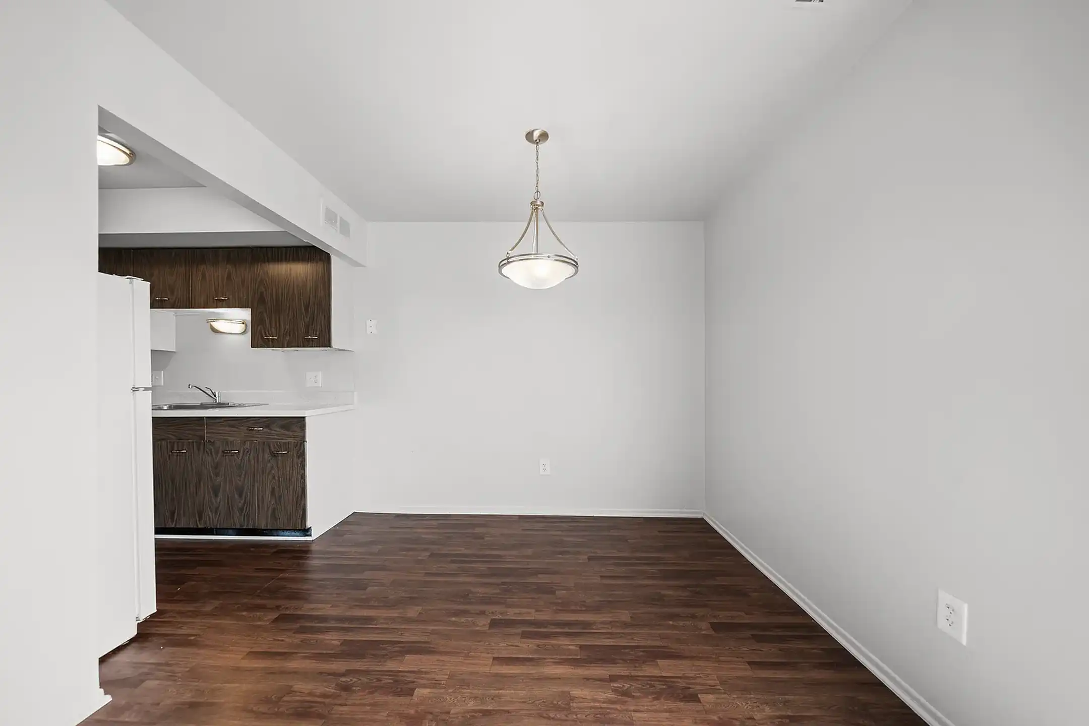 Knottingham Apartments - Clinton Township, MI 48036 | ApartmentGuide.com