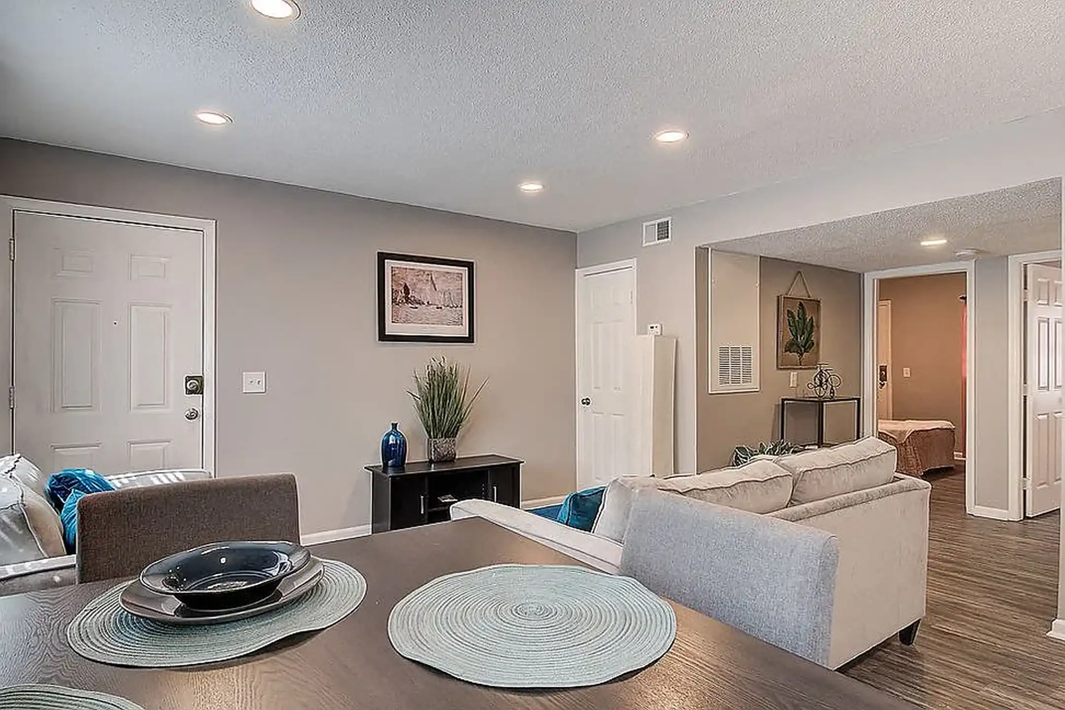 Cambridge Apartments - Greensboro, NC 27405 | ApartmentGuide.com